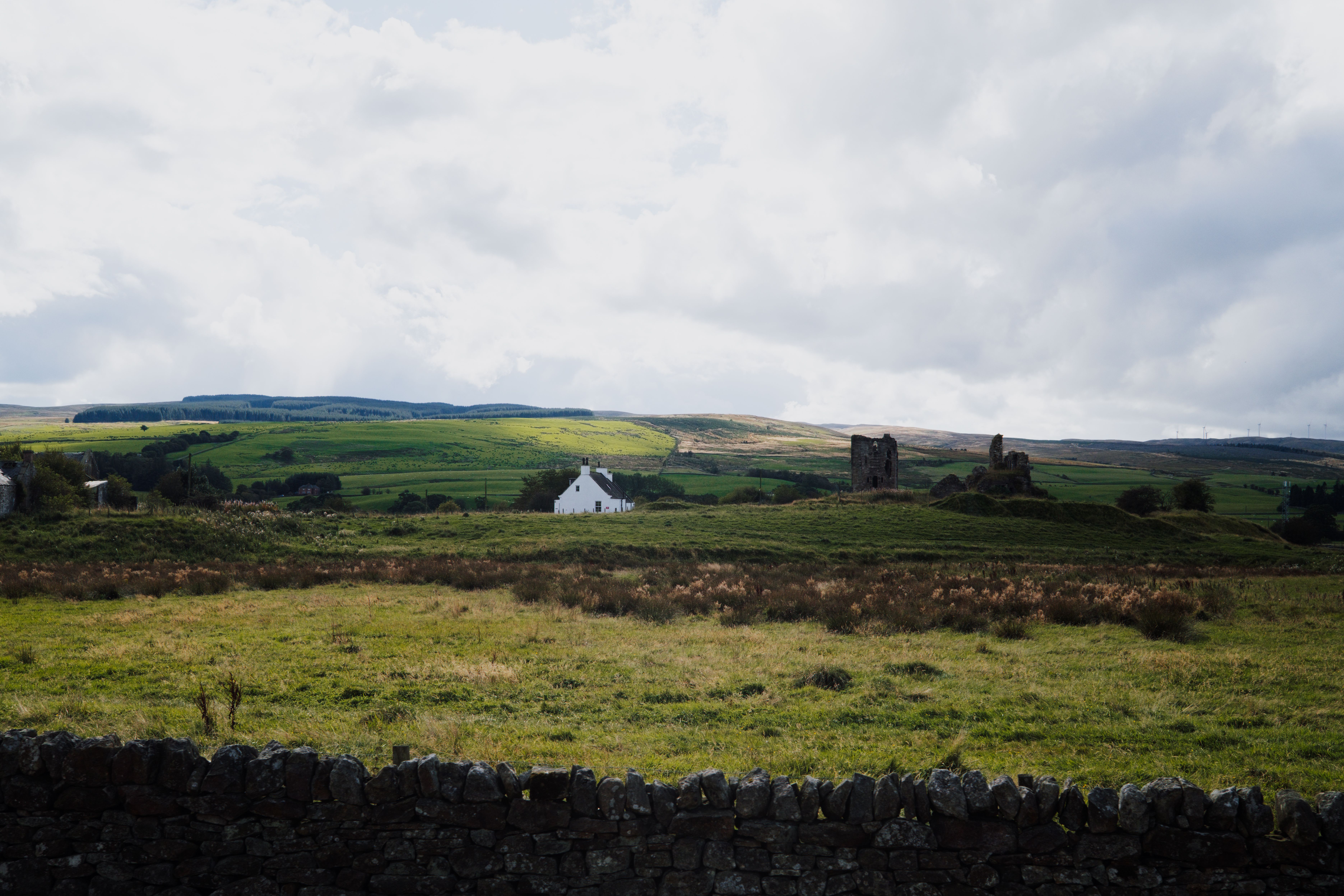 Scenic View of Scottish Countryside with Ruins · Free Stock Photo
