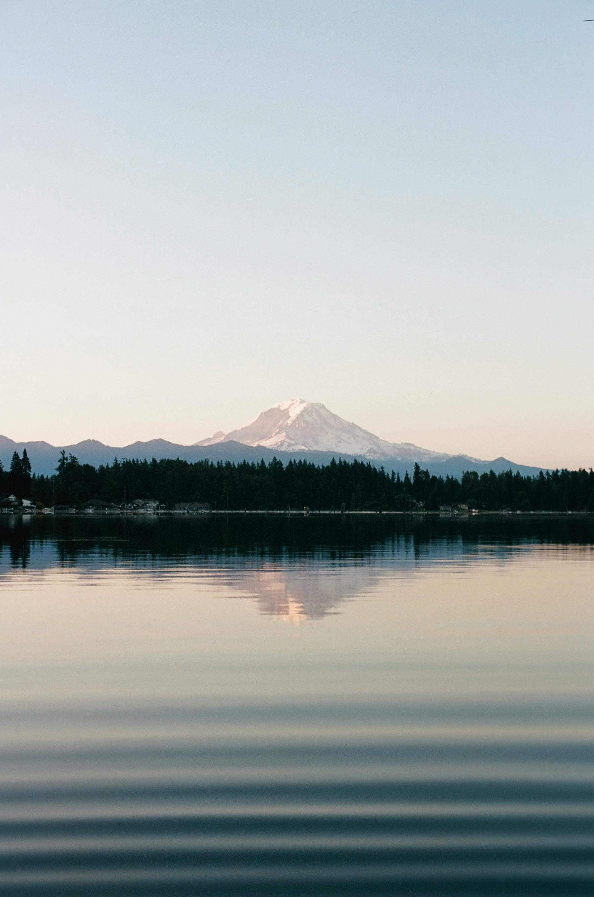 Scenic View of Mount Rainier Reflecting on Lake · Free Stock Photo