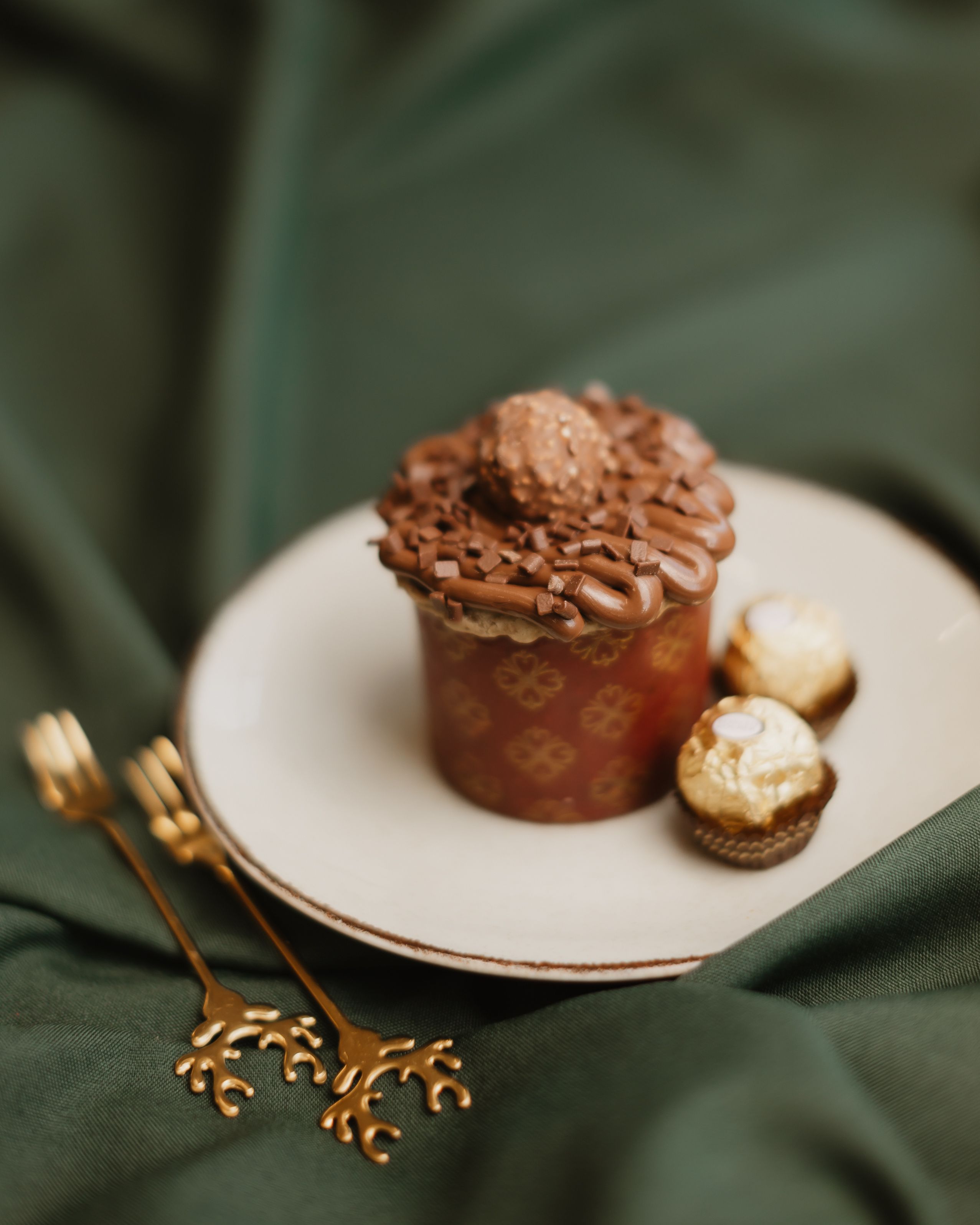 Exquisite Chocolate Dessert with Gold Forks · Free Stock Photo