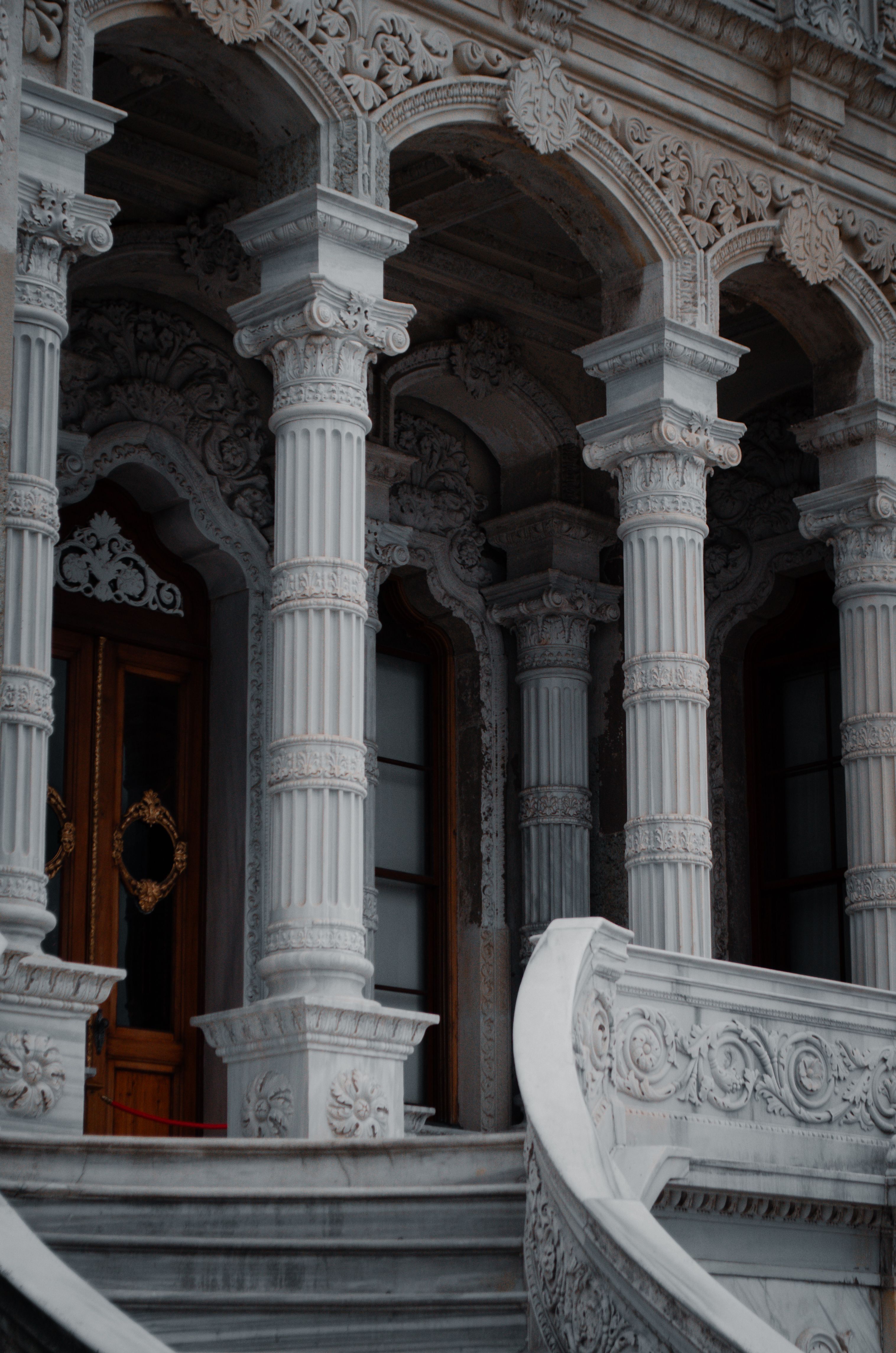 Intricate Architectural Columns and Details · Free Stock Photo