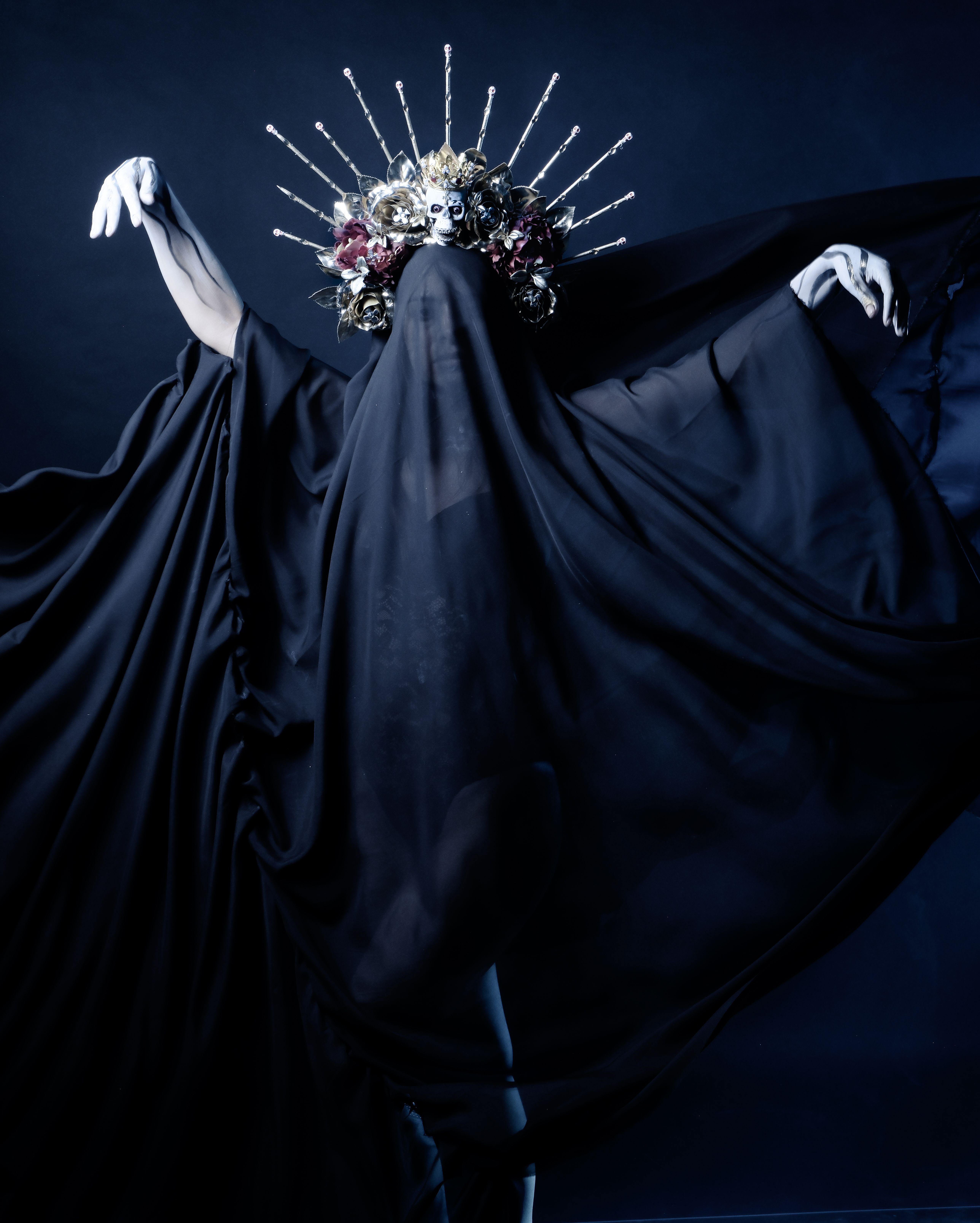 Ethereal Cosplay with Elaborate Headpiece · Free Stock Photo
