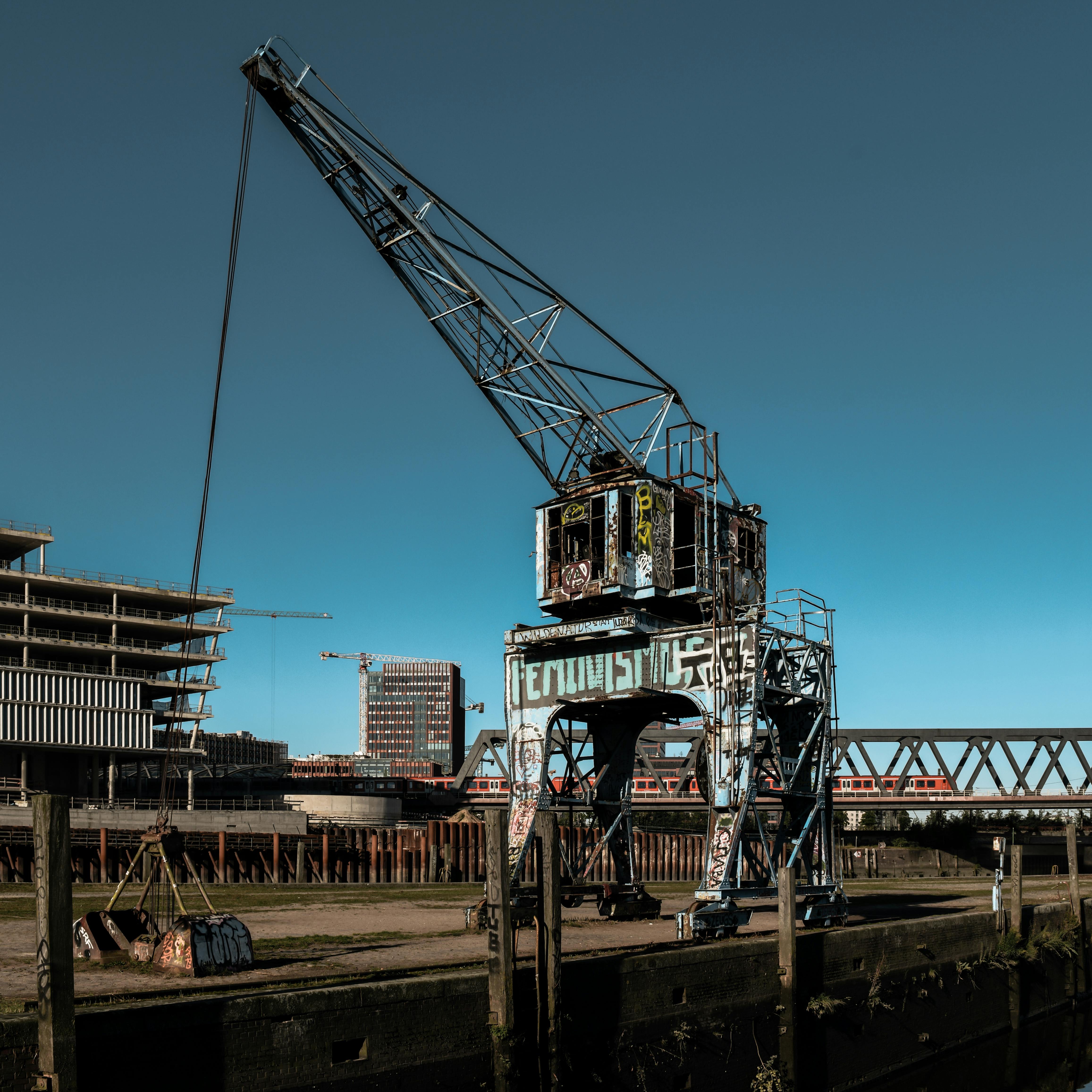 Graffiti-Covered Crane at Hamburg Harbour · Free Stock Photo