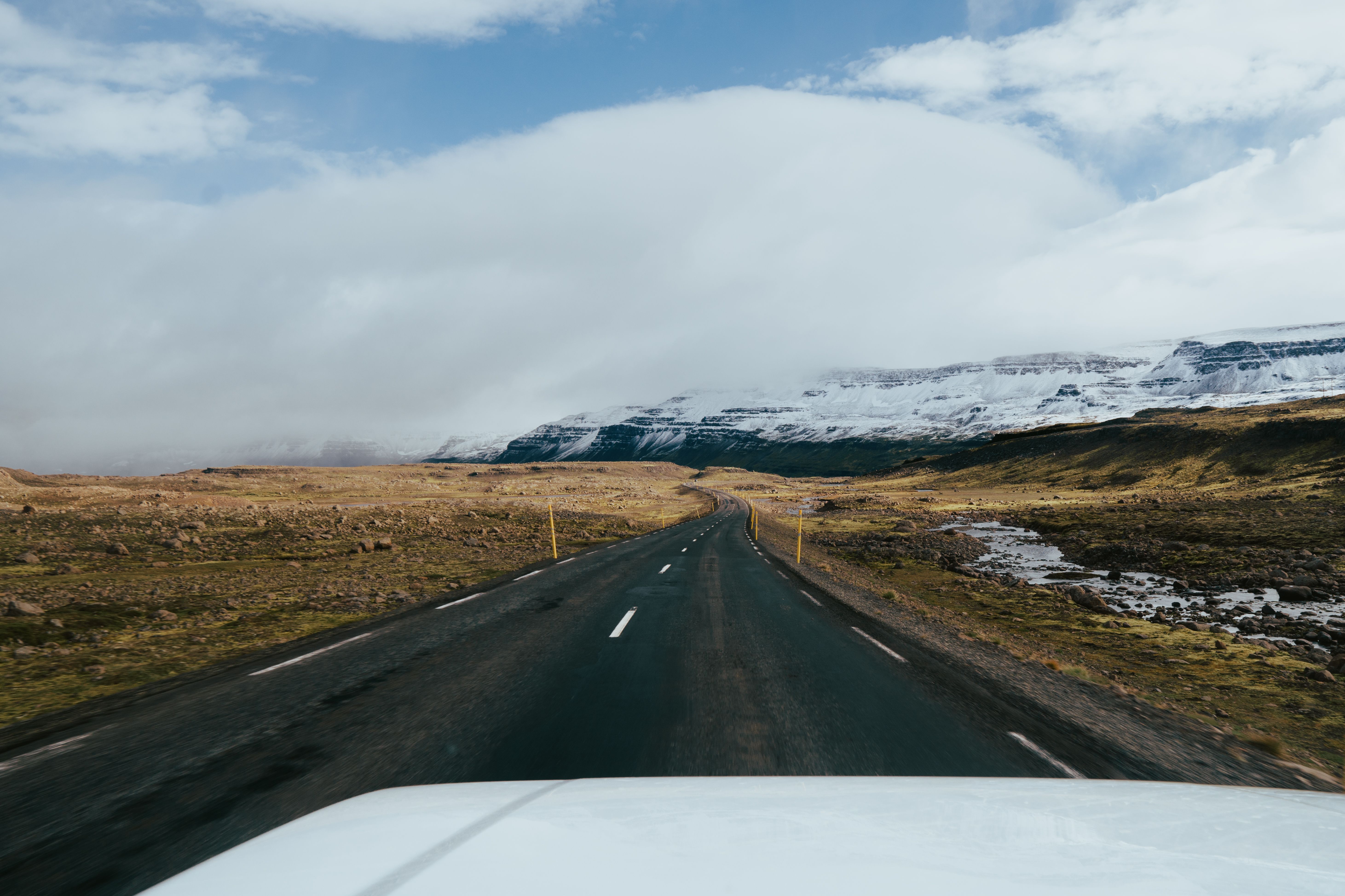 Scenic Icelandic Road with Mountain Views · Free Stock Photo