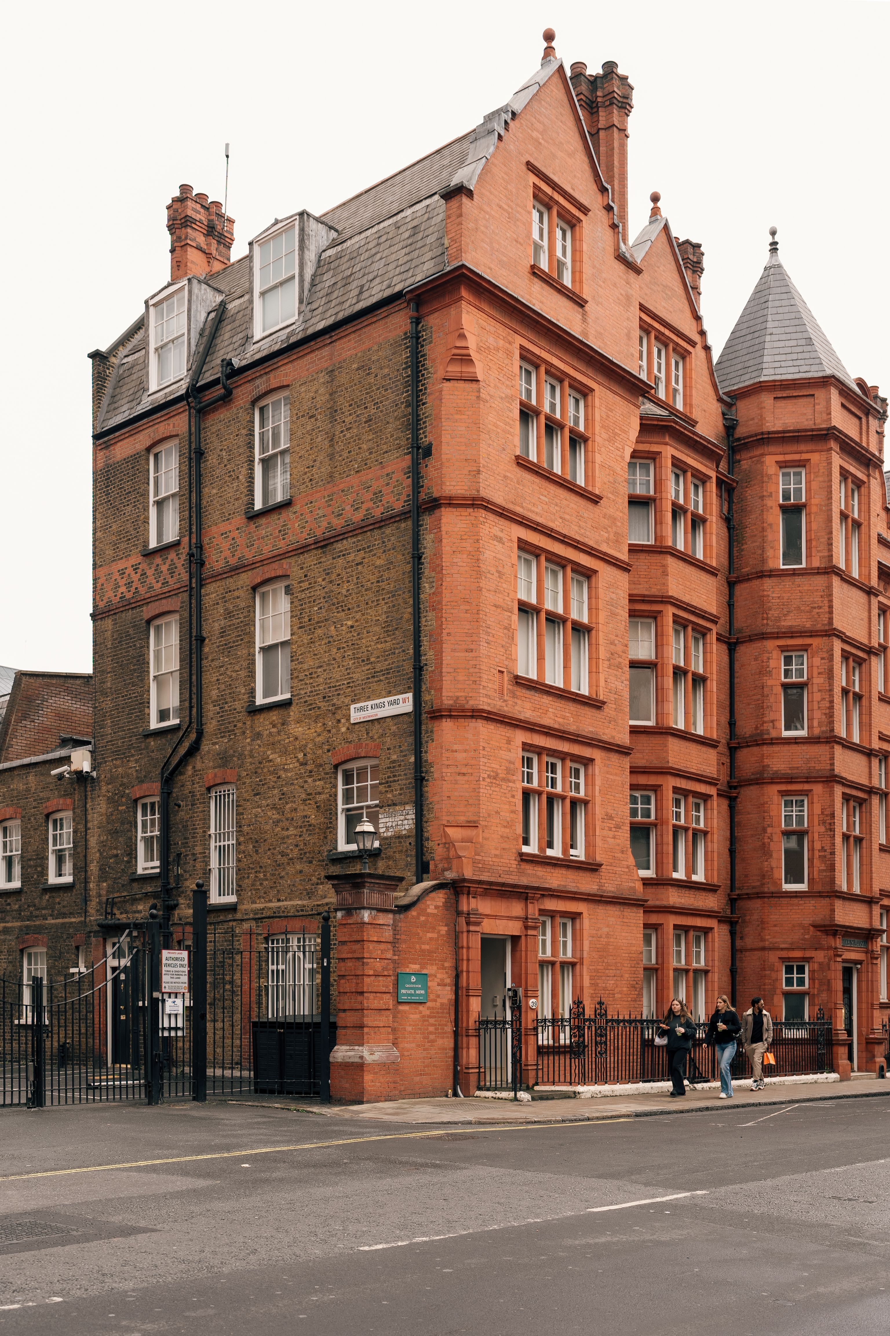 Historic Red Brick Building in City Street · Free Stock Photo