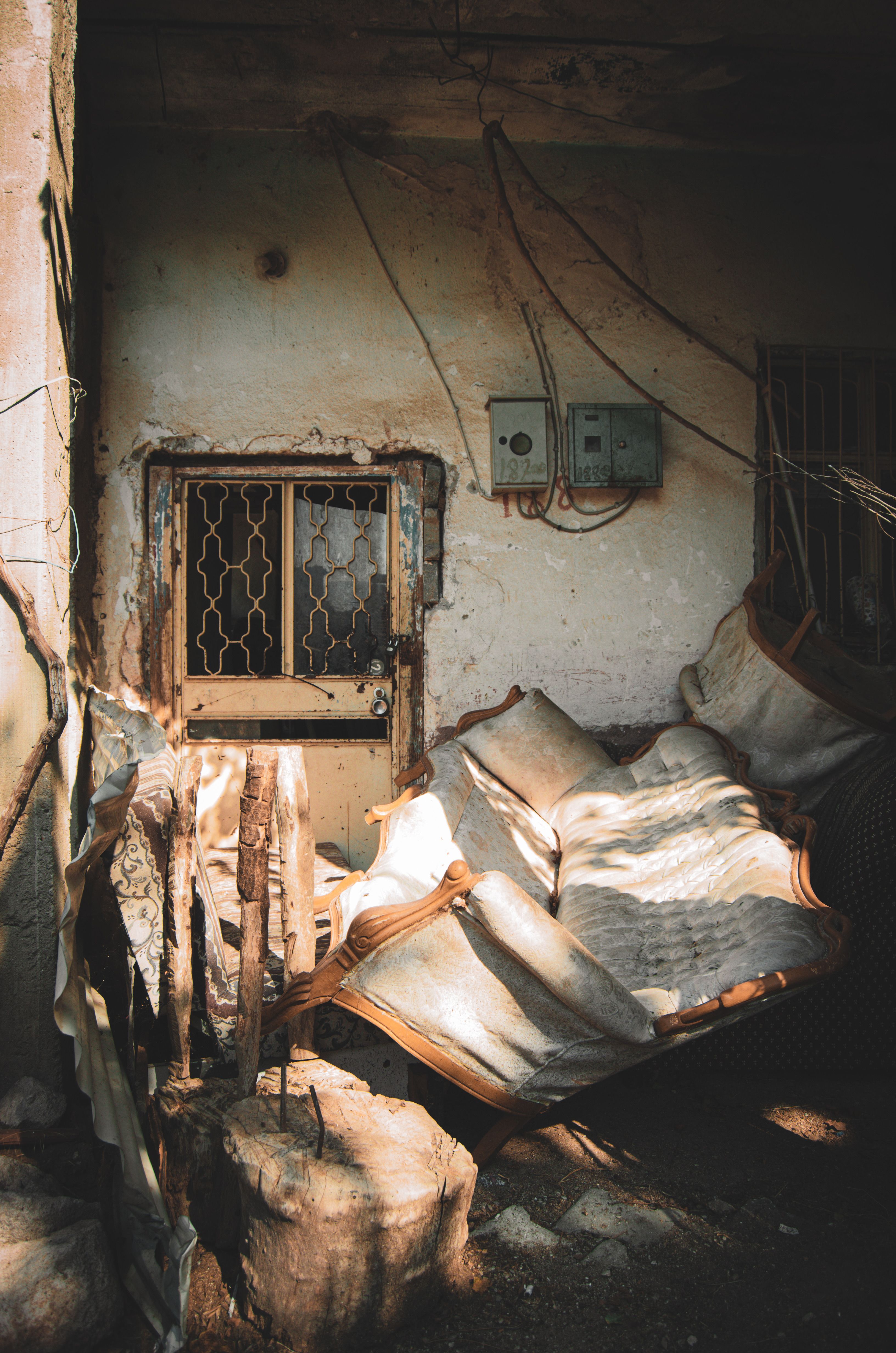 326.196+ Fotos y Imágenes de Casa deteriorada Gratis · Banco de Fotos ...