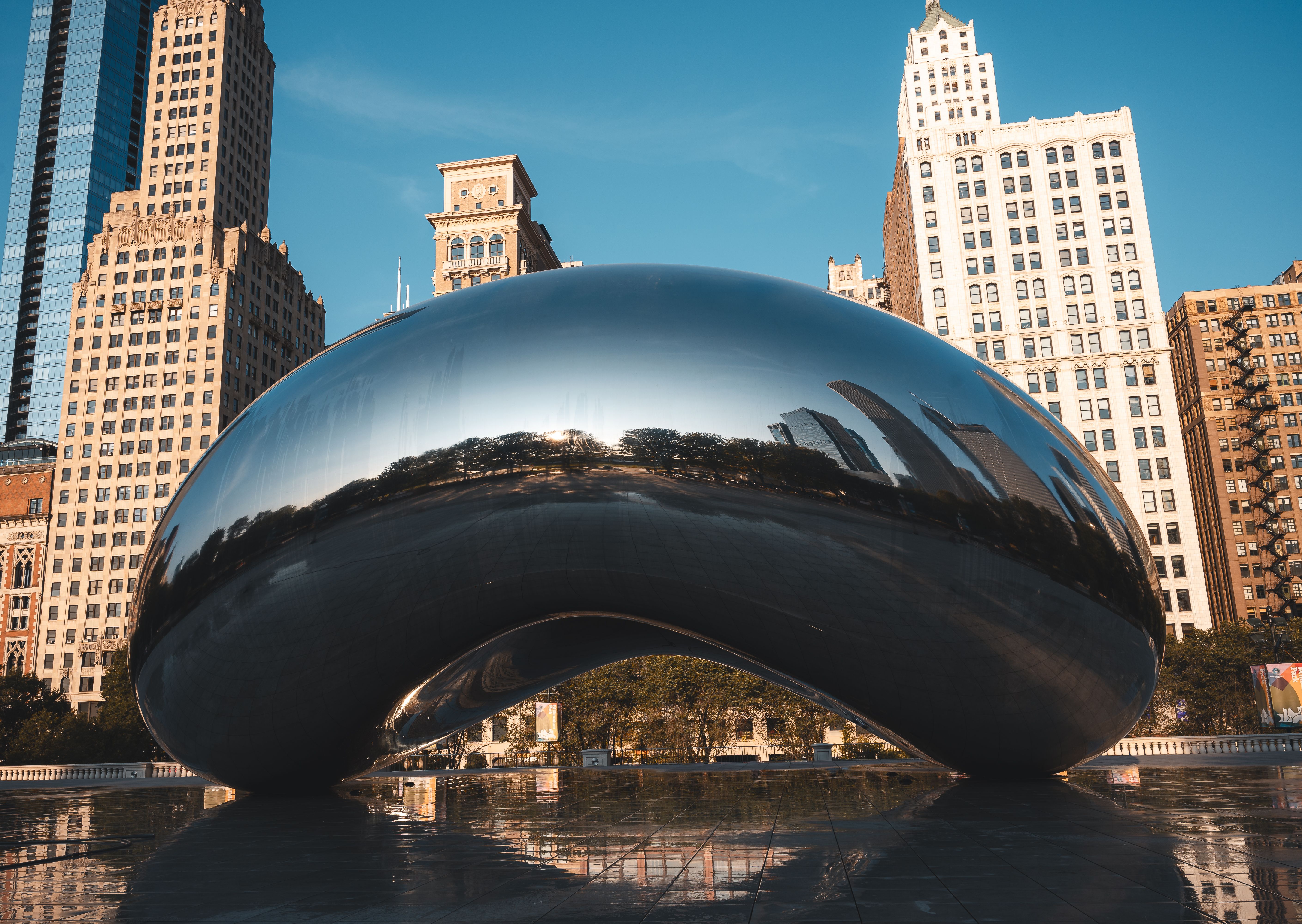Chicago's Iconic Cloud Gate in Millennium Park · Free Stock Photo
