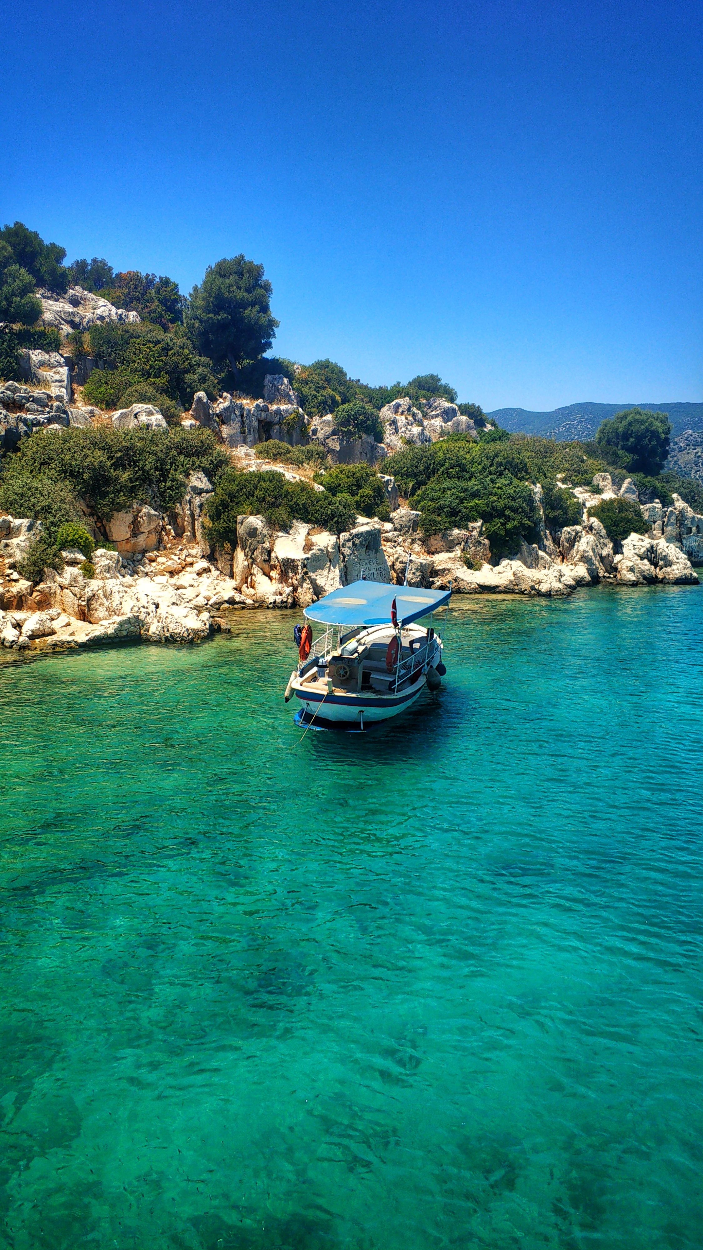Turquoise Waters and Boat in Antalya, Türkiye · Free Stock Photo