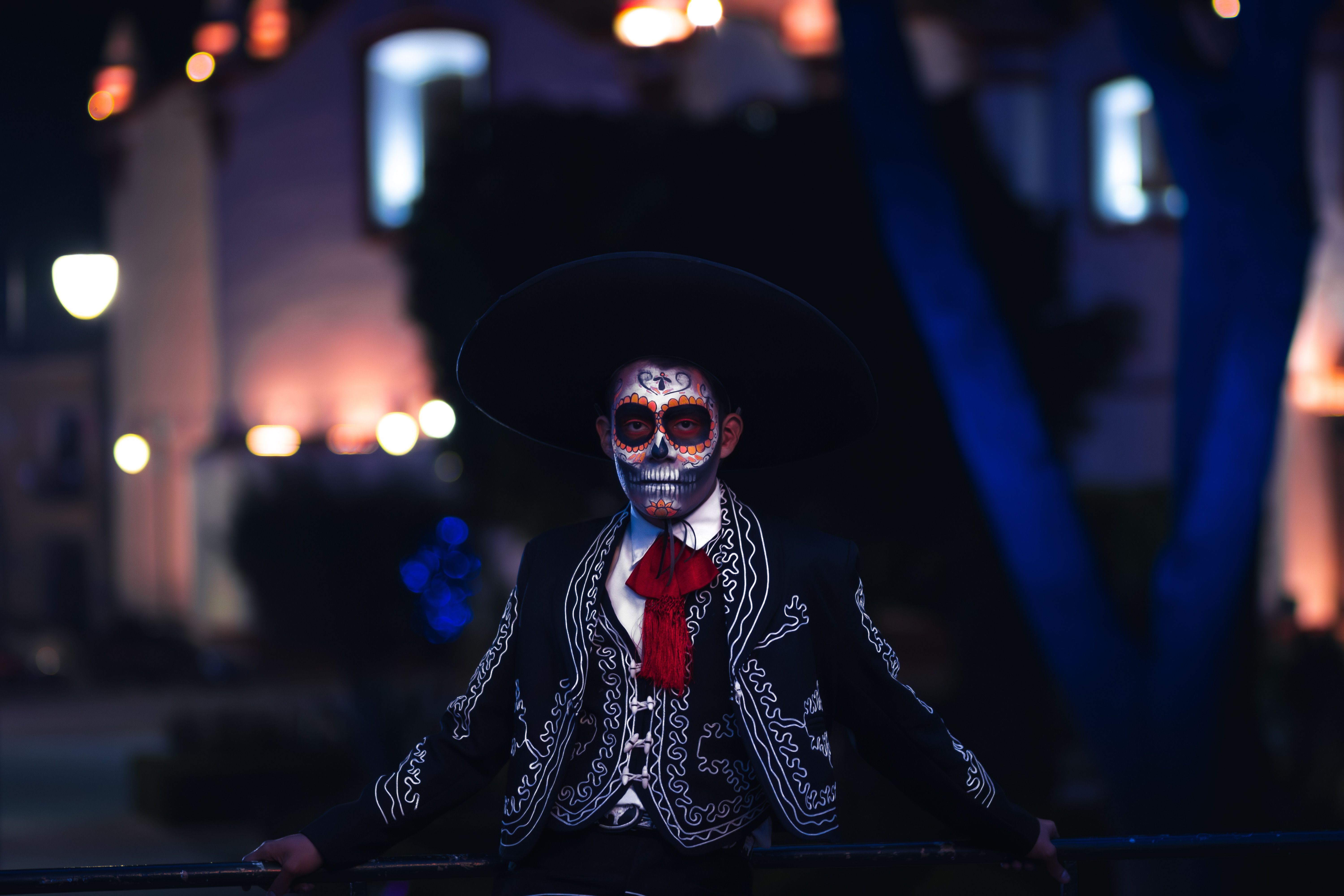 Catrín Del Día De Muertos En Puebla De Noche · Foto de stock gratuita