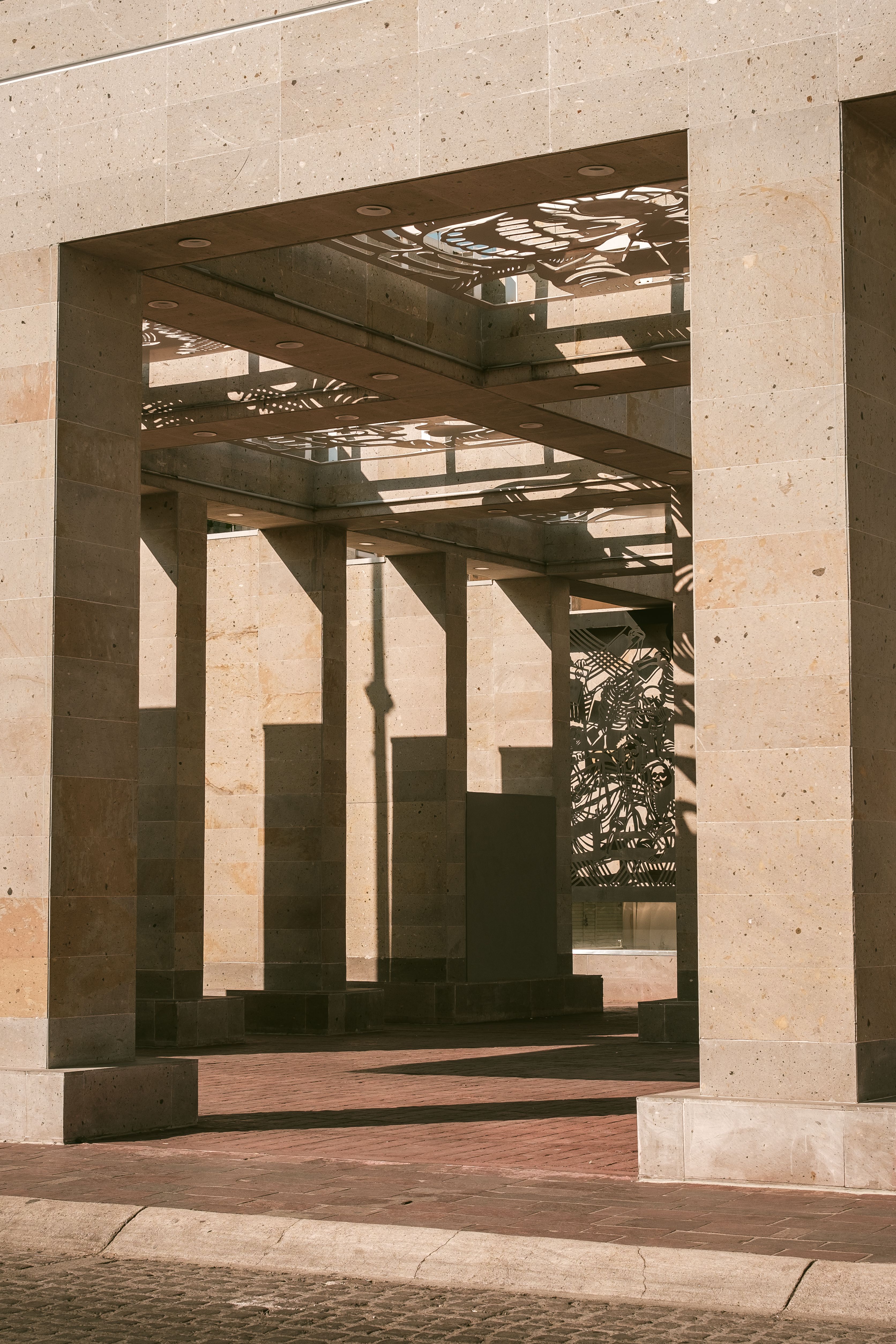 Modern Architectural Concrete Structure with Shadows · Free Stock Photo