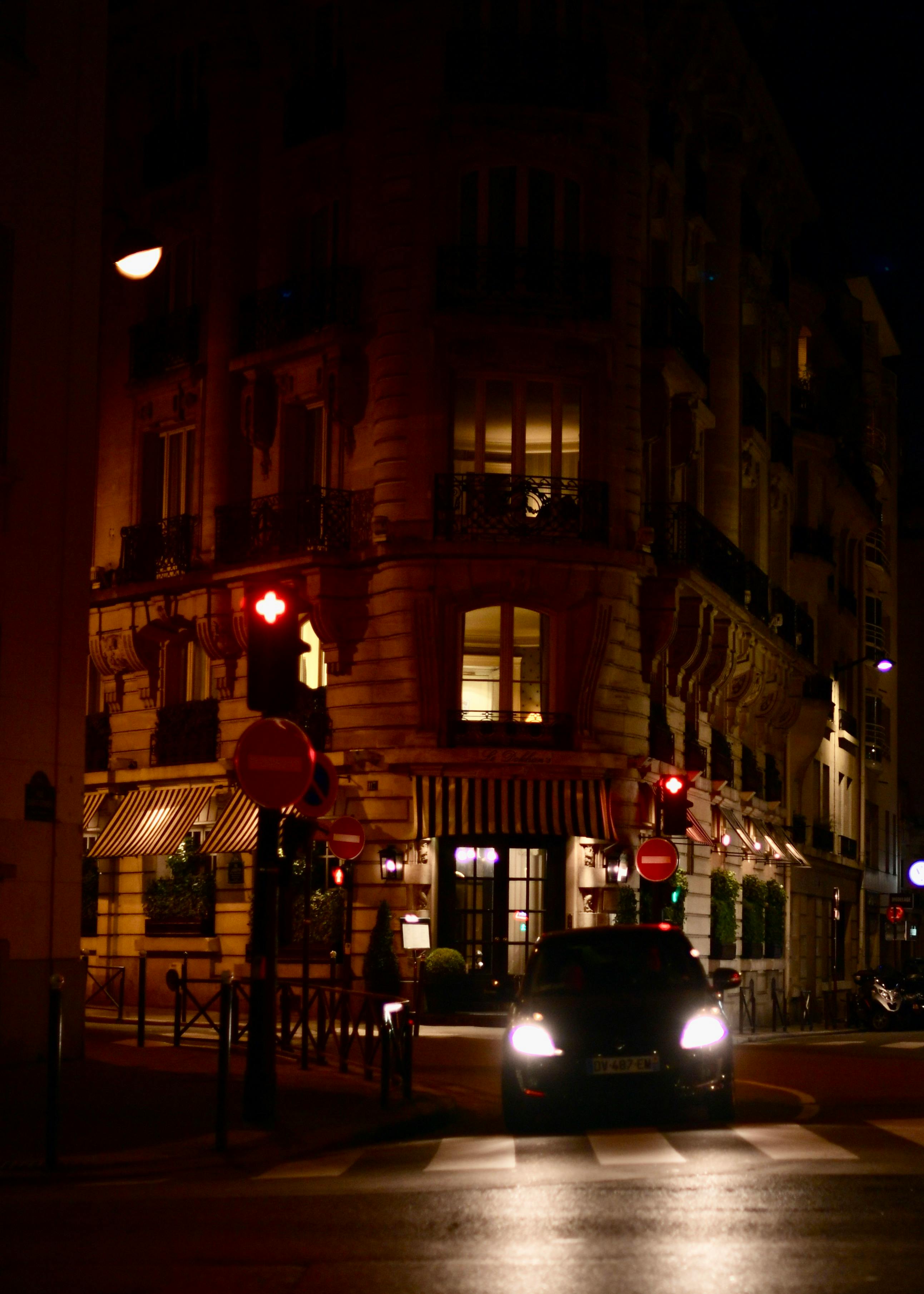 Quaint Parisian Intersection at Night · Free Stock Photo