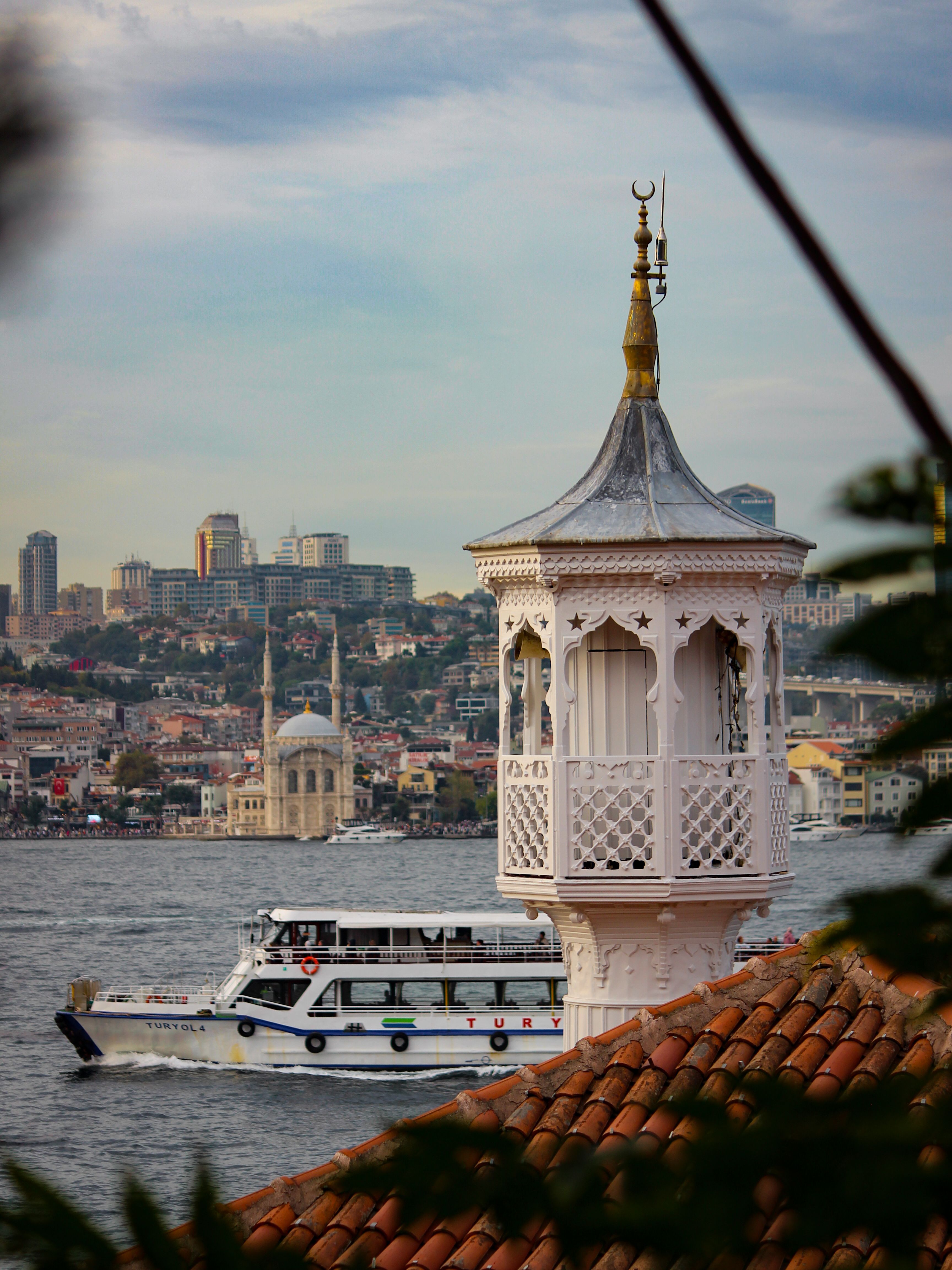 Scenic View of Bosphorus with Historic Architecture · Free Stock Photo
