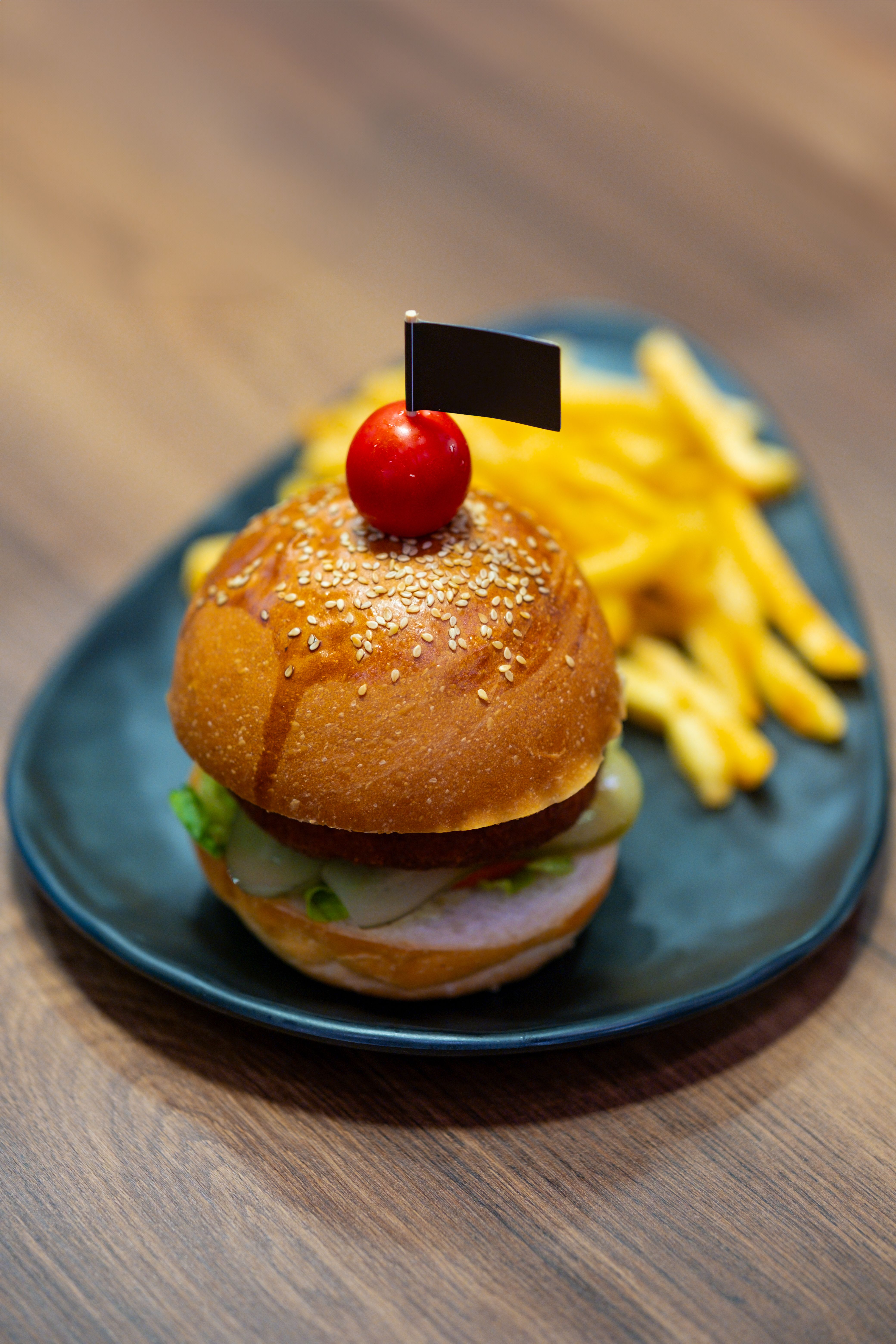 Shaping The Patty Turkey Burger Photos, Download The BEST Free Shaping ...