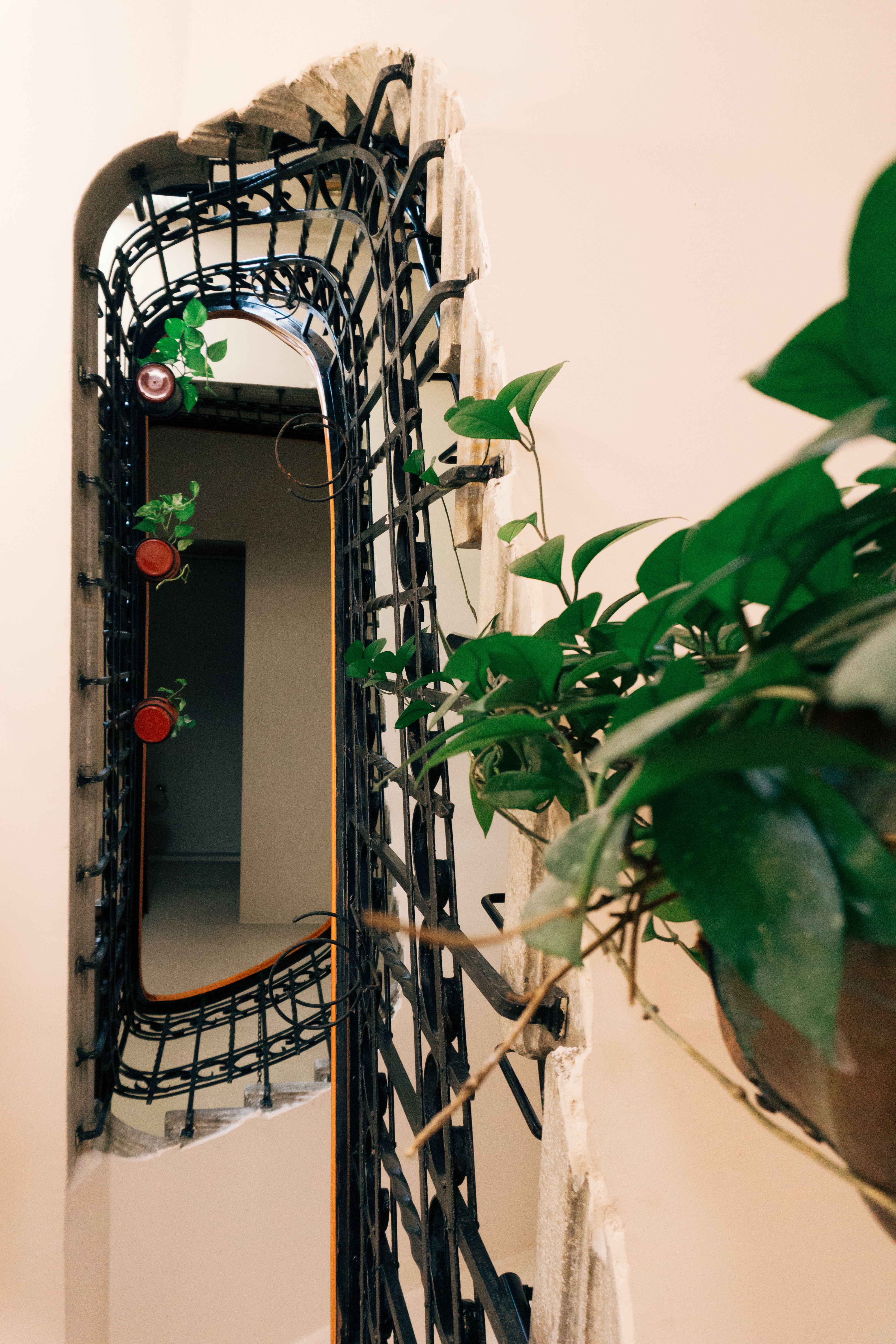 Indoor Modern Architectural Mirror Design · Free Stock Photo