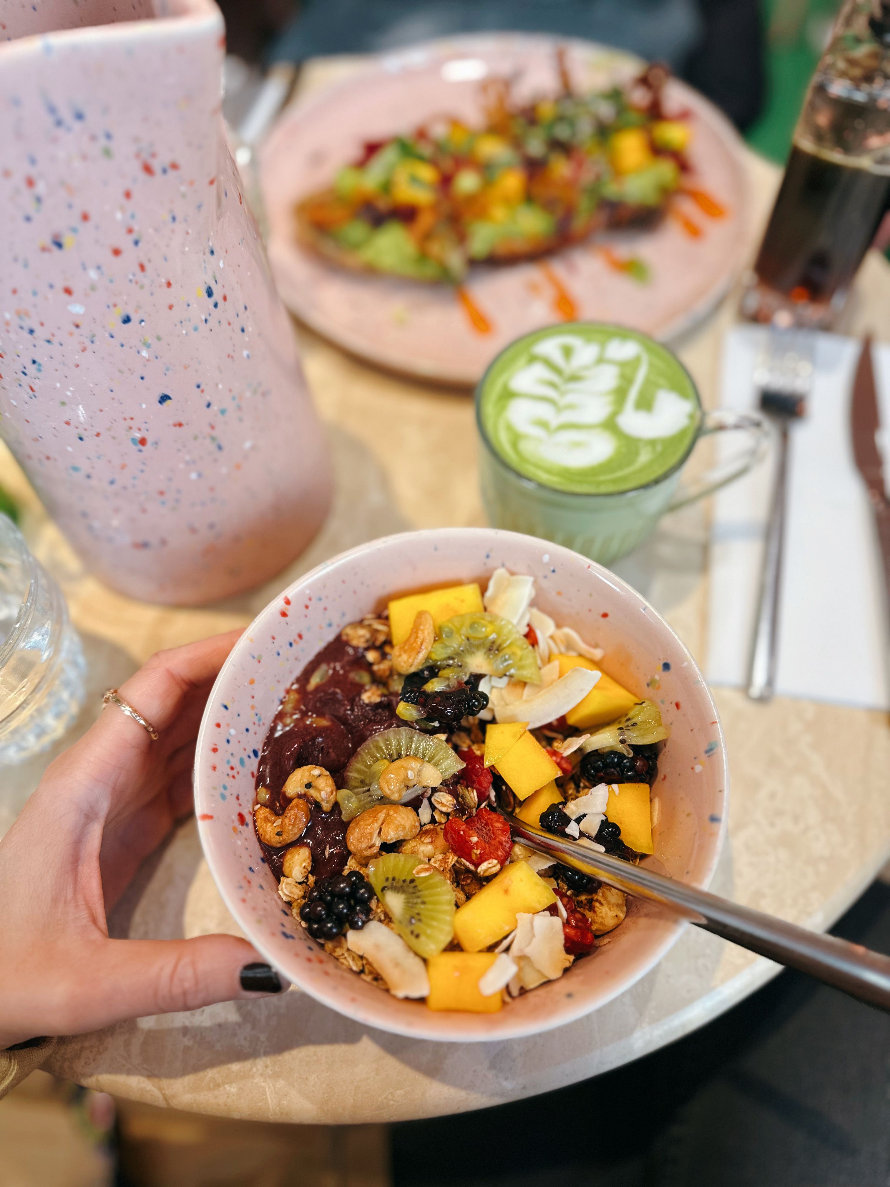 Vibrant Acai Bowl with Fresh Fruit Toppings · Free Stock Photo