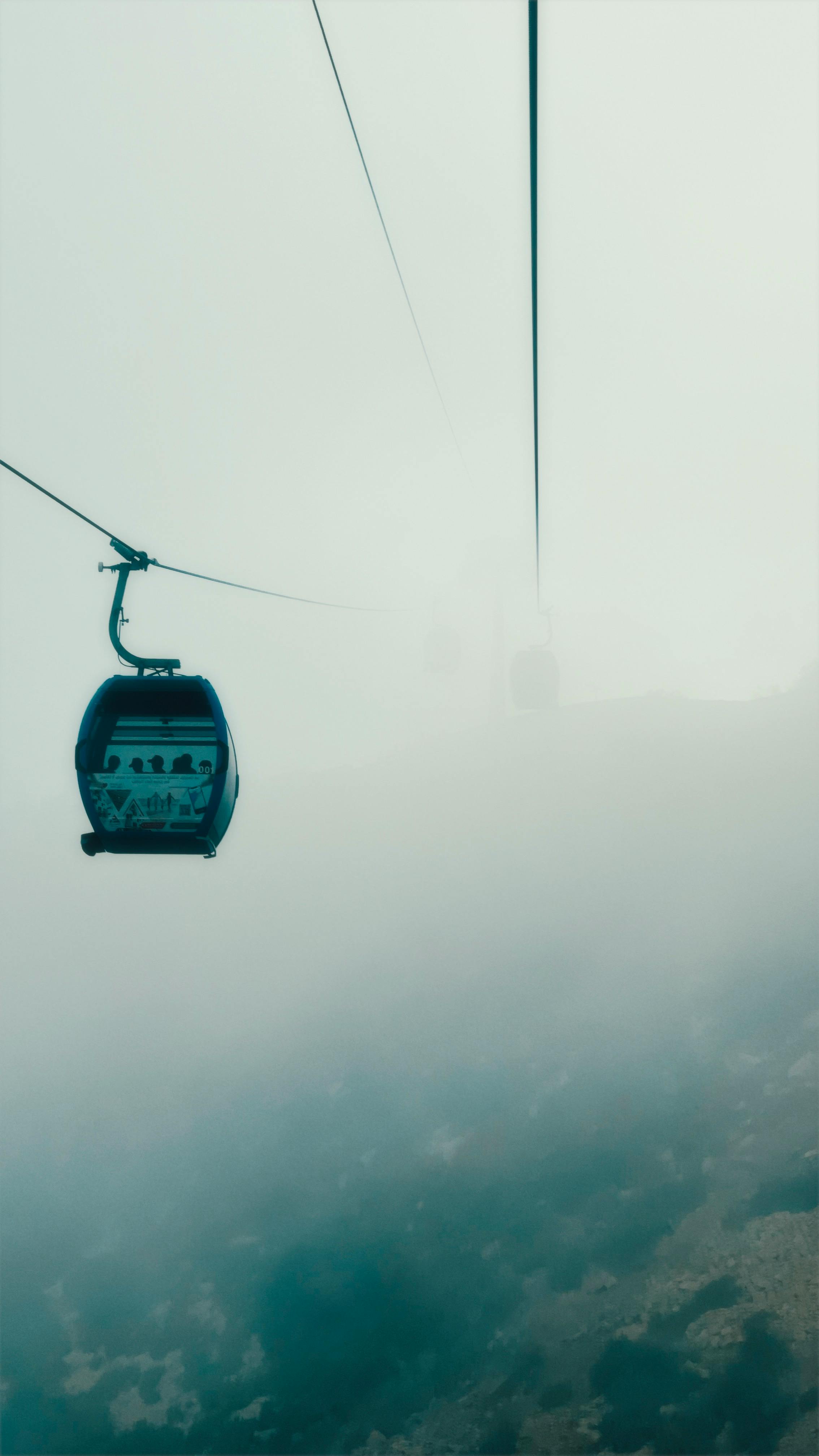 Two Yellow Cable Cab With Red in the Middle · Free Stock Photo