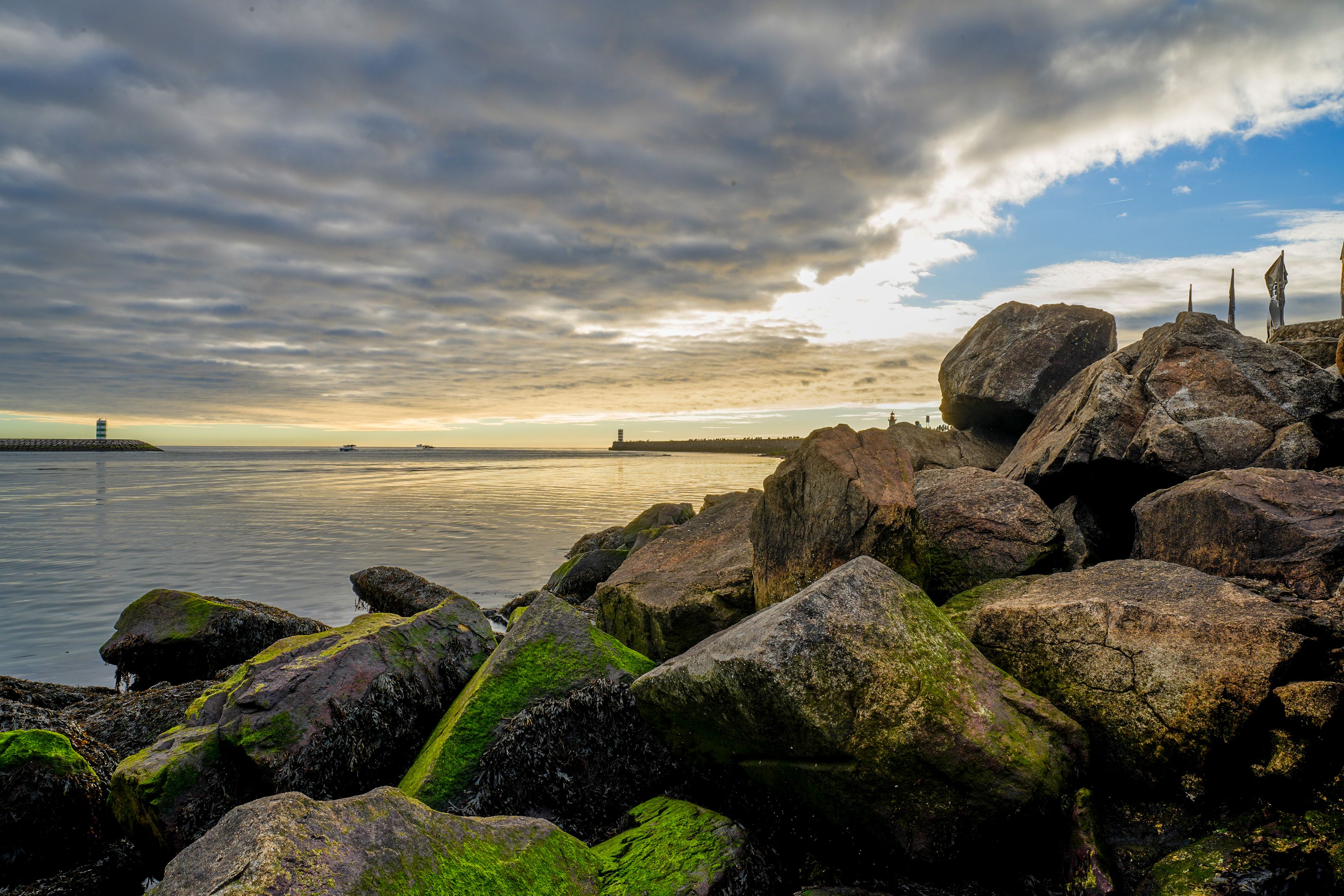 Rock Formation by Water · Free Stock Photo