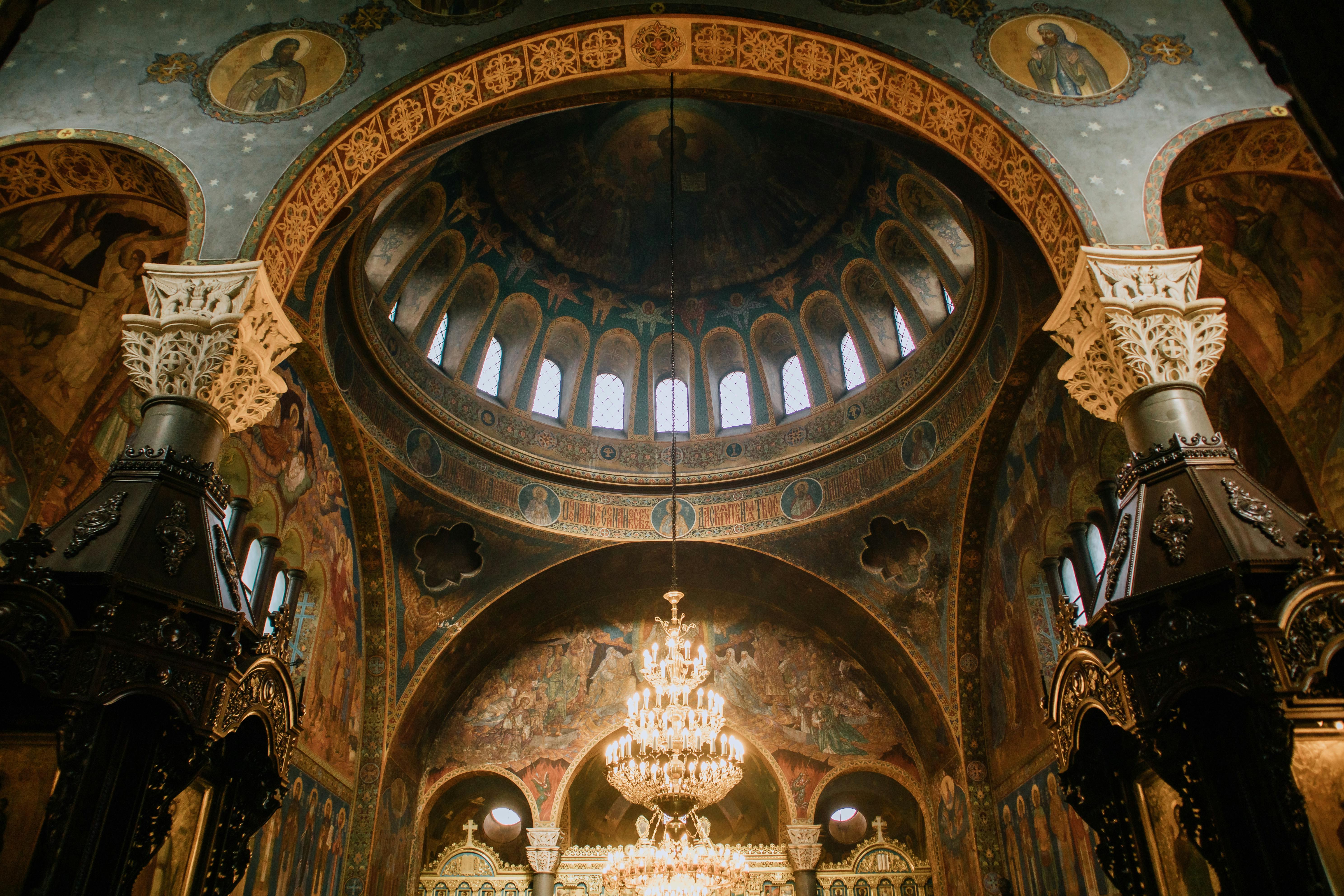 Majestic Interior of a Historic Cathedral Dome · Free Stock Photo