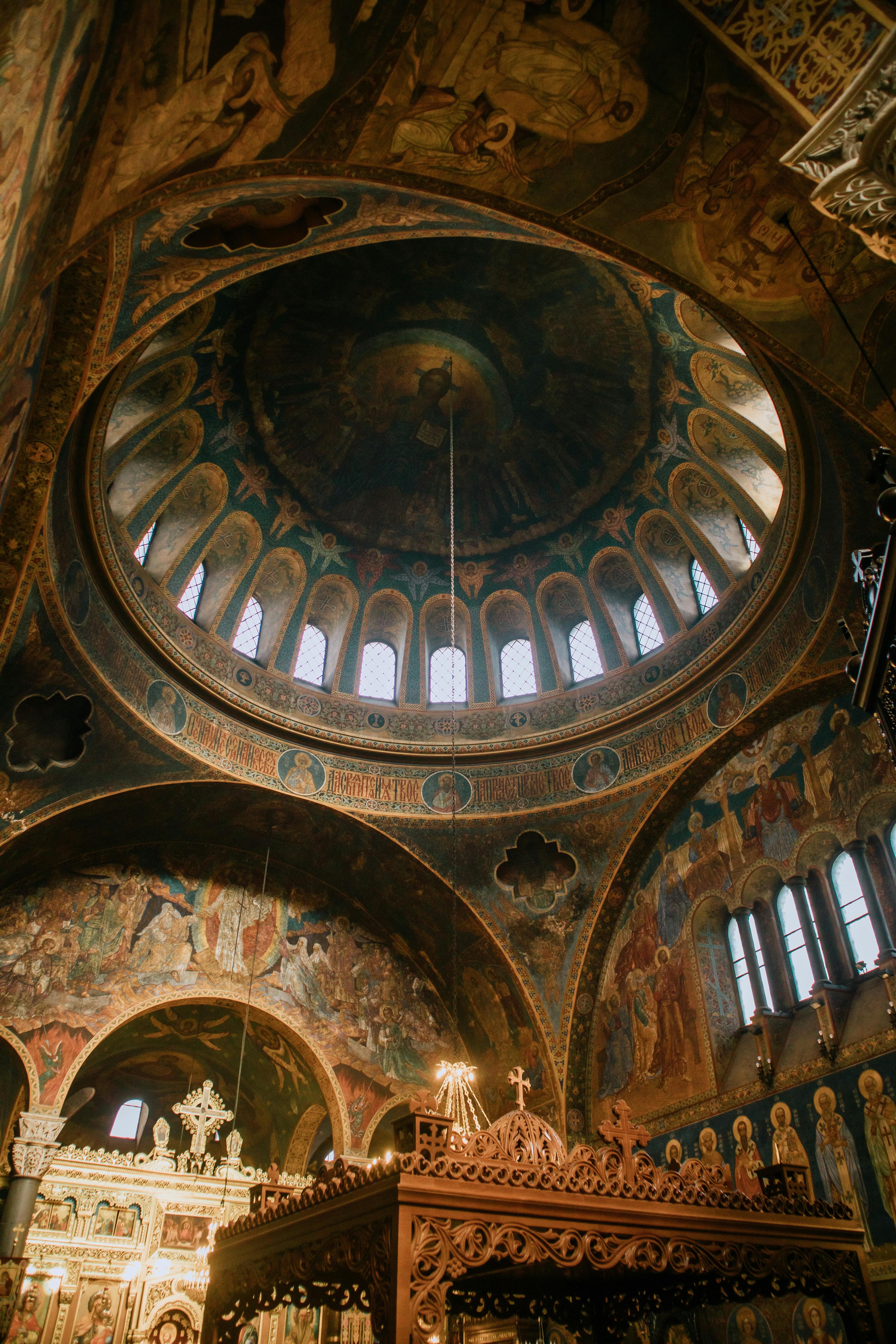 Intricate Byzantine Church Interior Dome · Free Stock Photo
