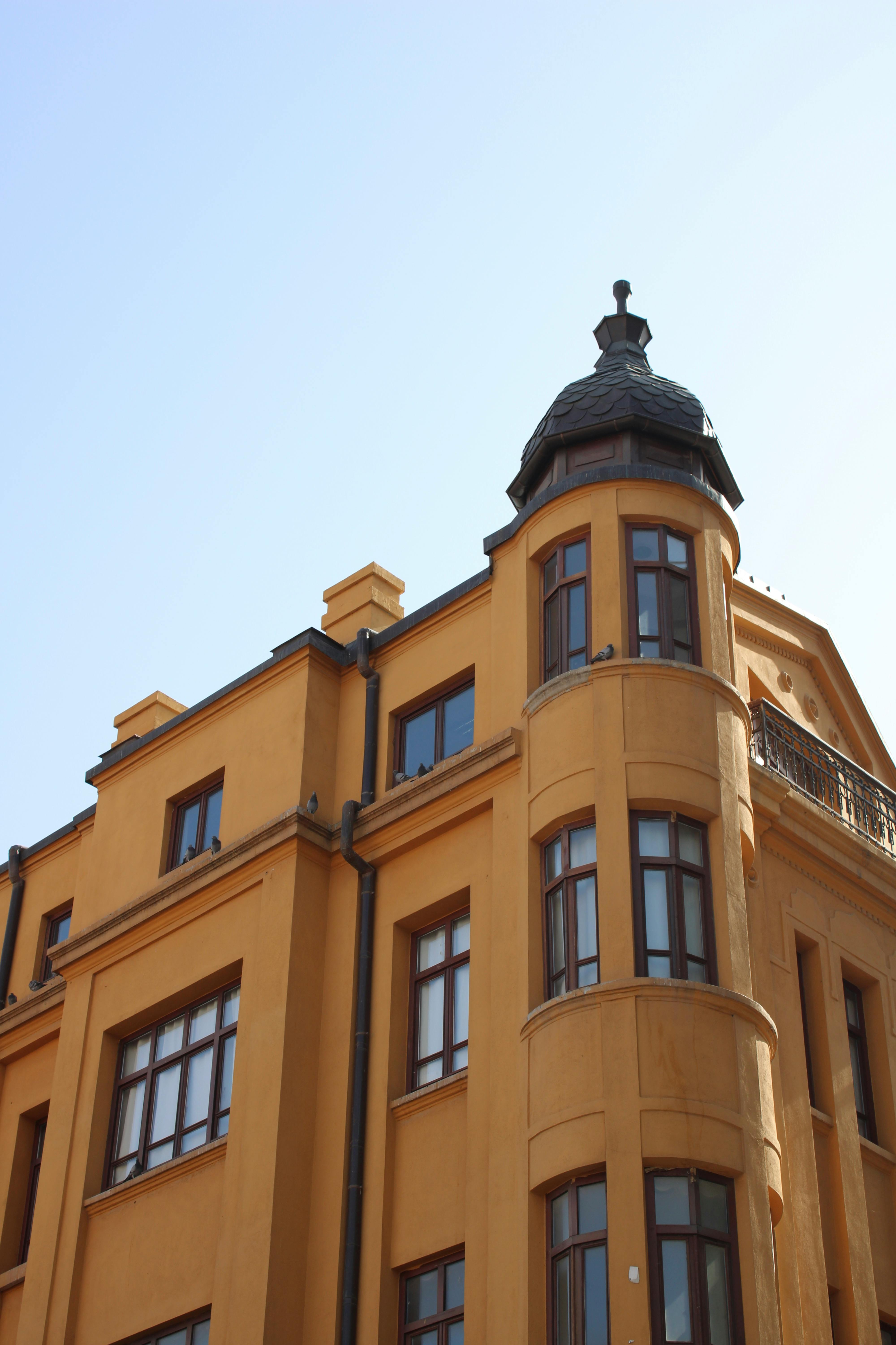 Bâtiment Jaune Classique à Ankara, Turquie · Photo gratuite