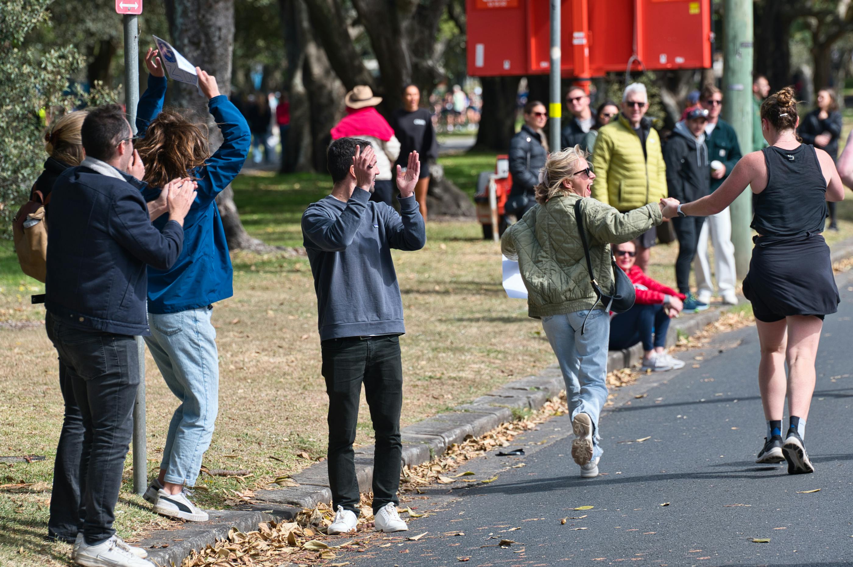 Excited Crowd Cheers on Runners in Sydney Marathon · Free Stock Photo