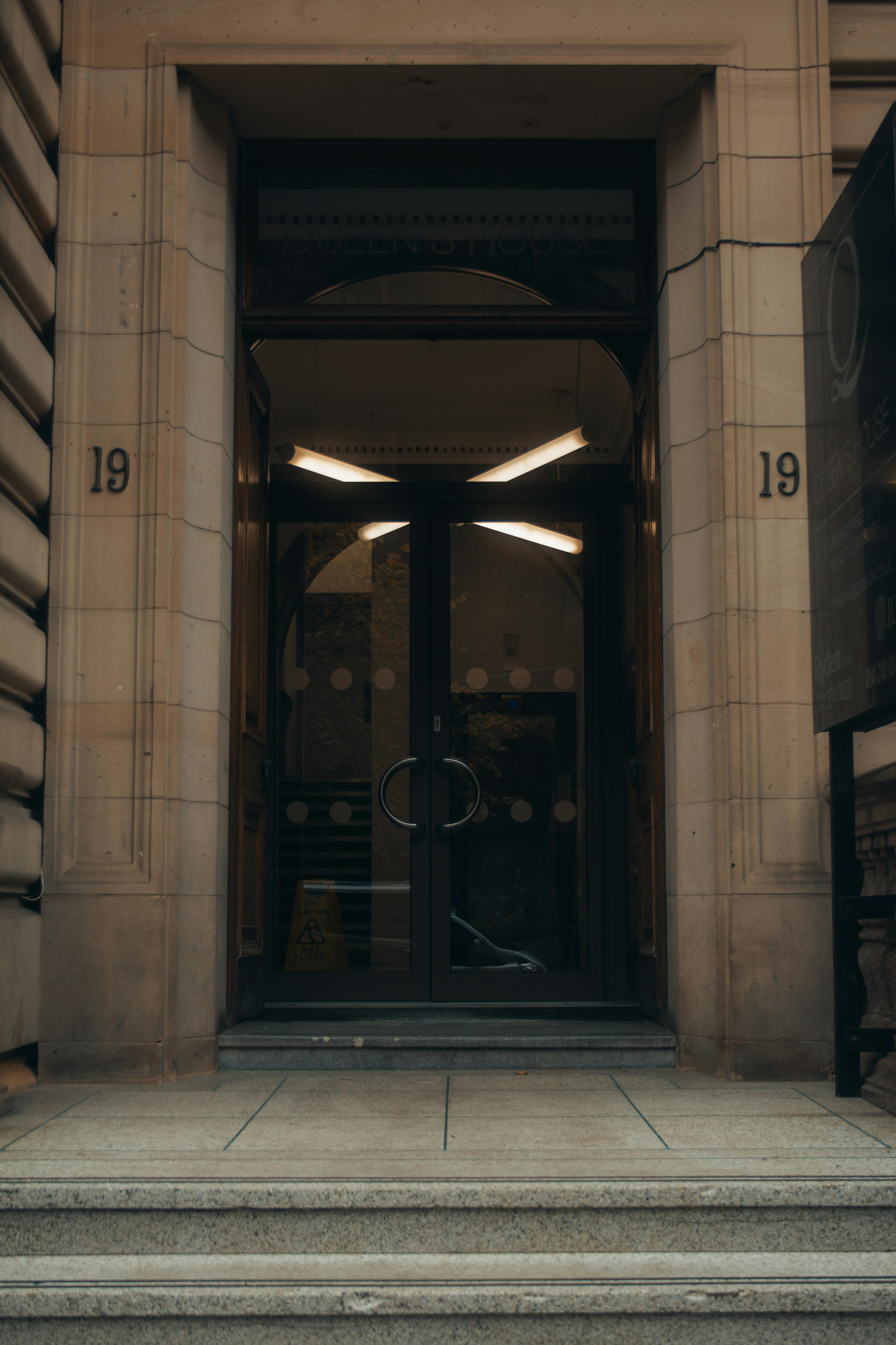 Elegant Architectural Doorway Entrance · Free Stock Photo