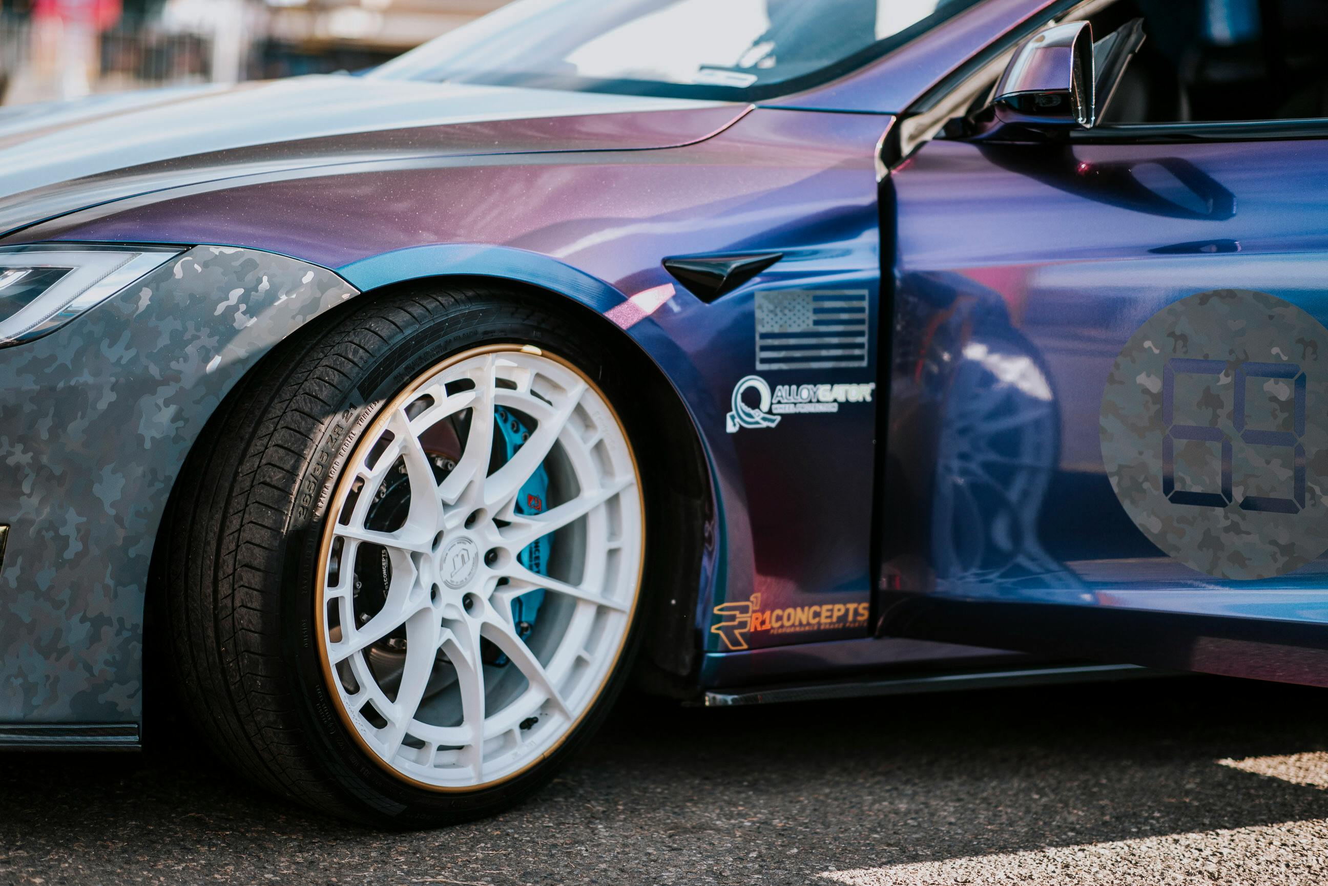 Close-Up of Detailed Custom Car Wheel and Body · Free Stock Photo