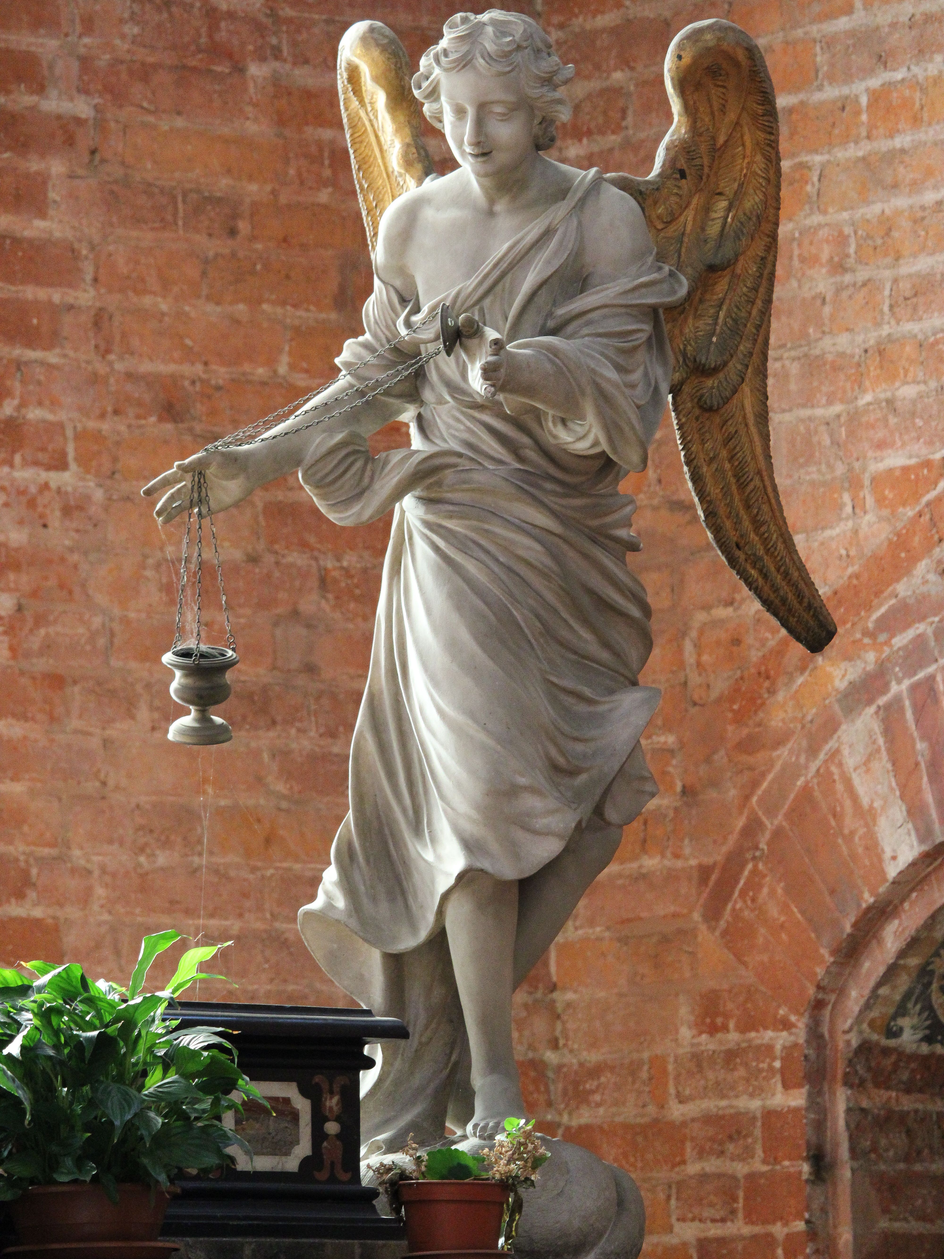 Exquisite Angel Statue in Historic Interior · Free Stock Photo