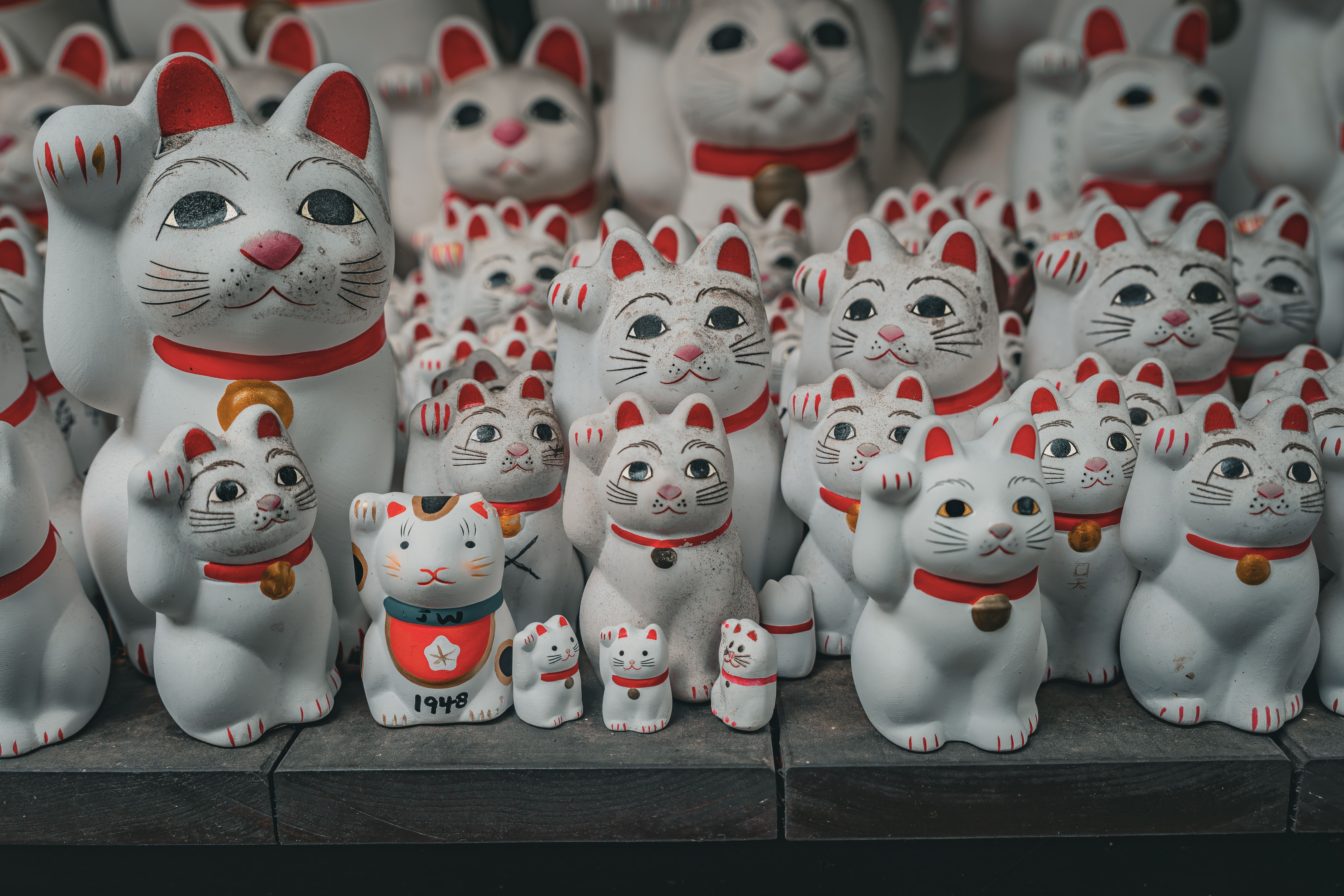 Maneki Neko Cat Figurines at Tokyo Temple · Free Stock Photo