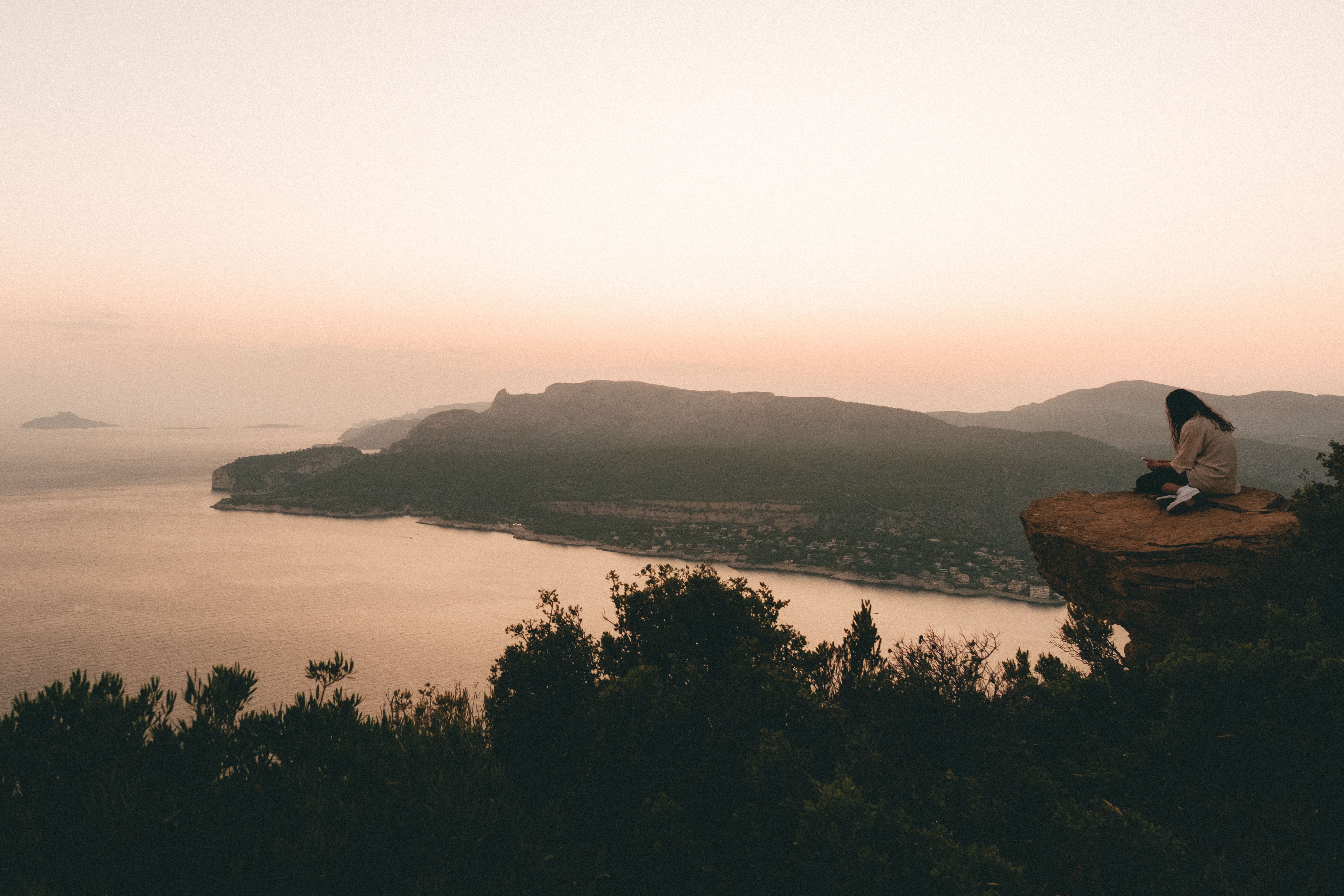 Serene Cliffside View at Sunset in Cassis, France · Free Stock Photo