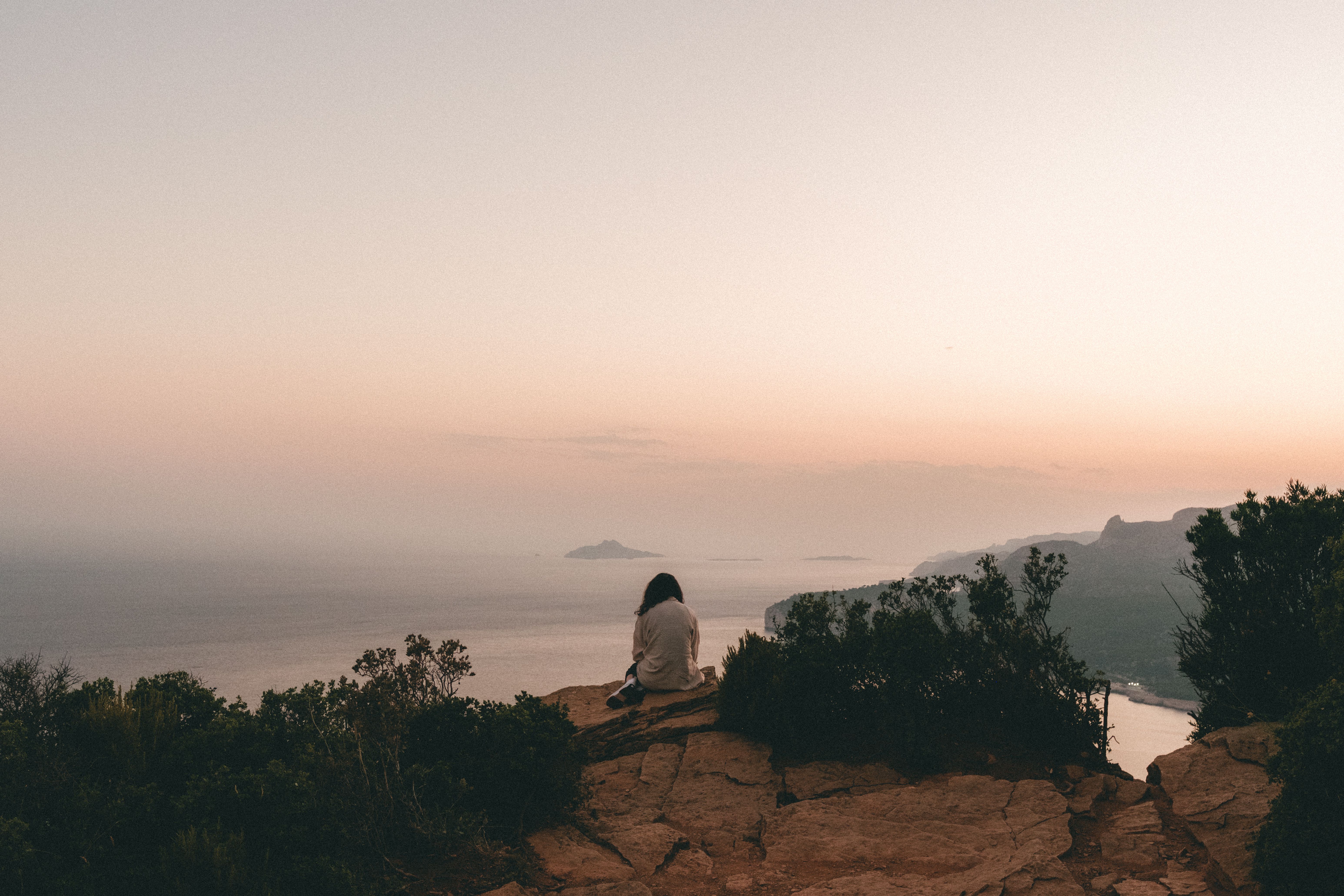 Serene Coastal View from Cassis at Sunset · Free Stock Photo