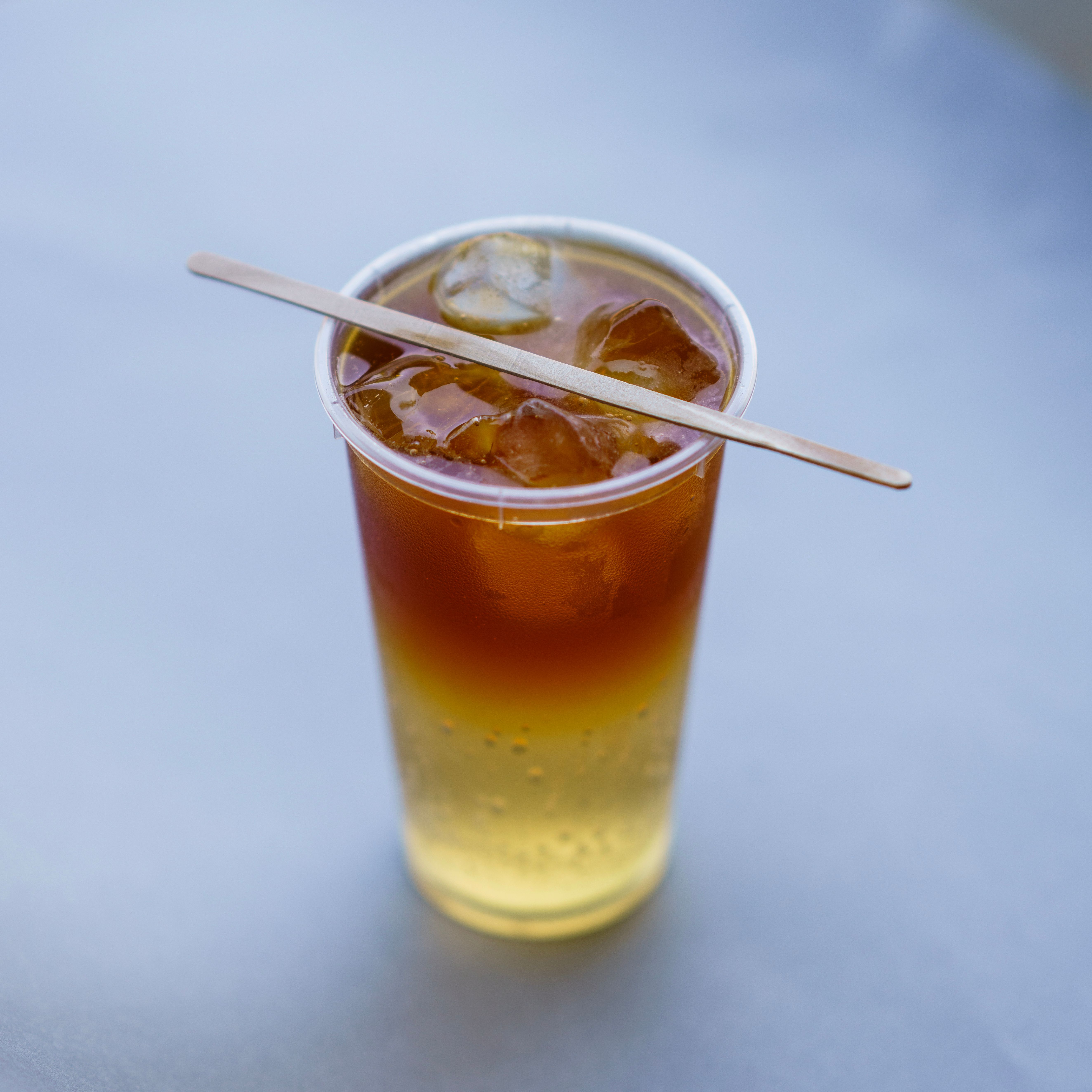 Teh Es Segar Dengan Soda Lemon Dalam Gelas Tinggi · Foto Stok Gratis