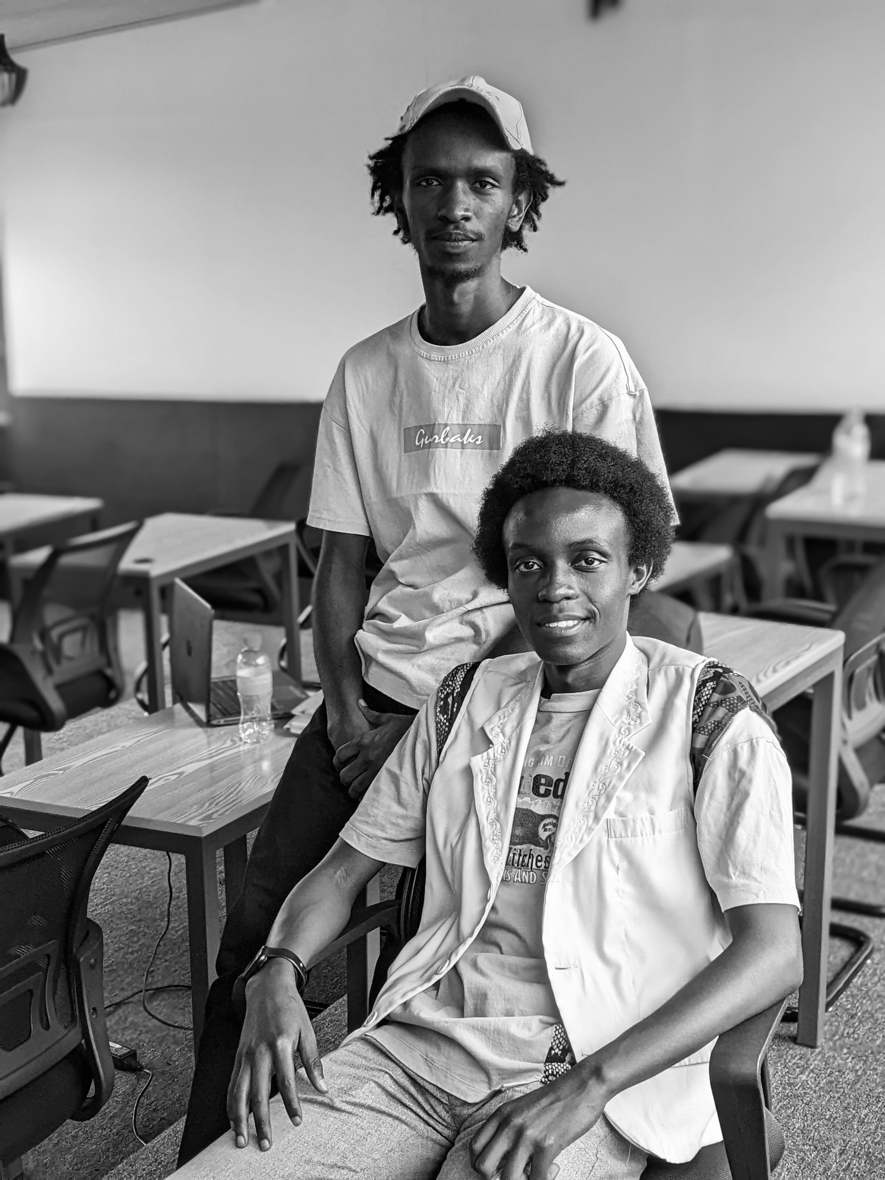 Retrato Informal De Jóvenes Emprendedores En Kigali · Foto de stock ...