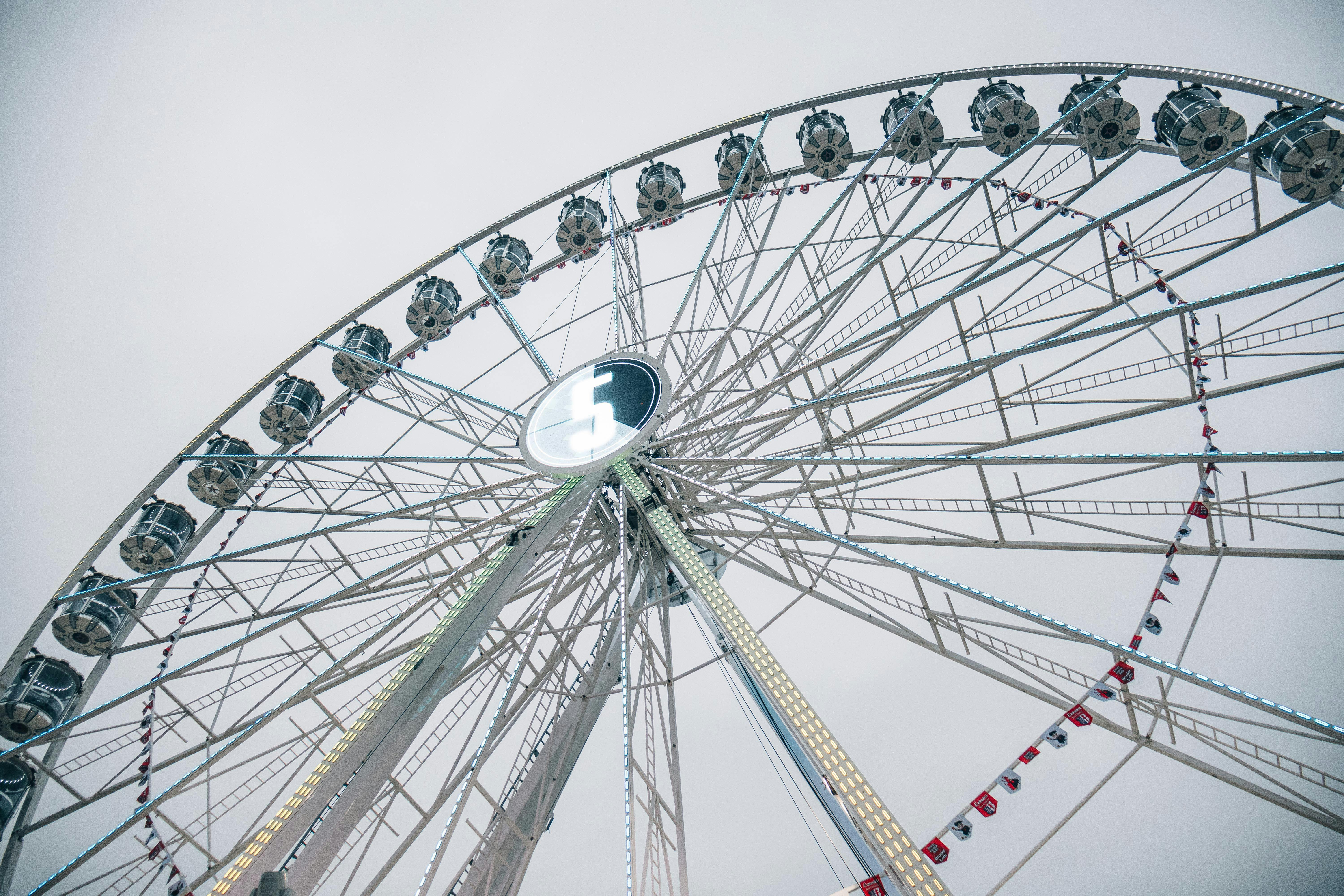 Photo of Ferris Wheel in Amusement Park · Free Stock Photo