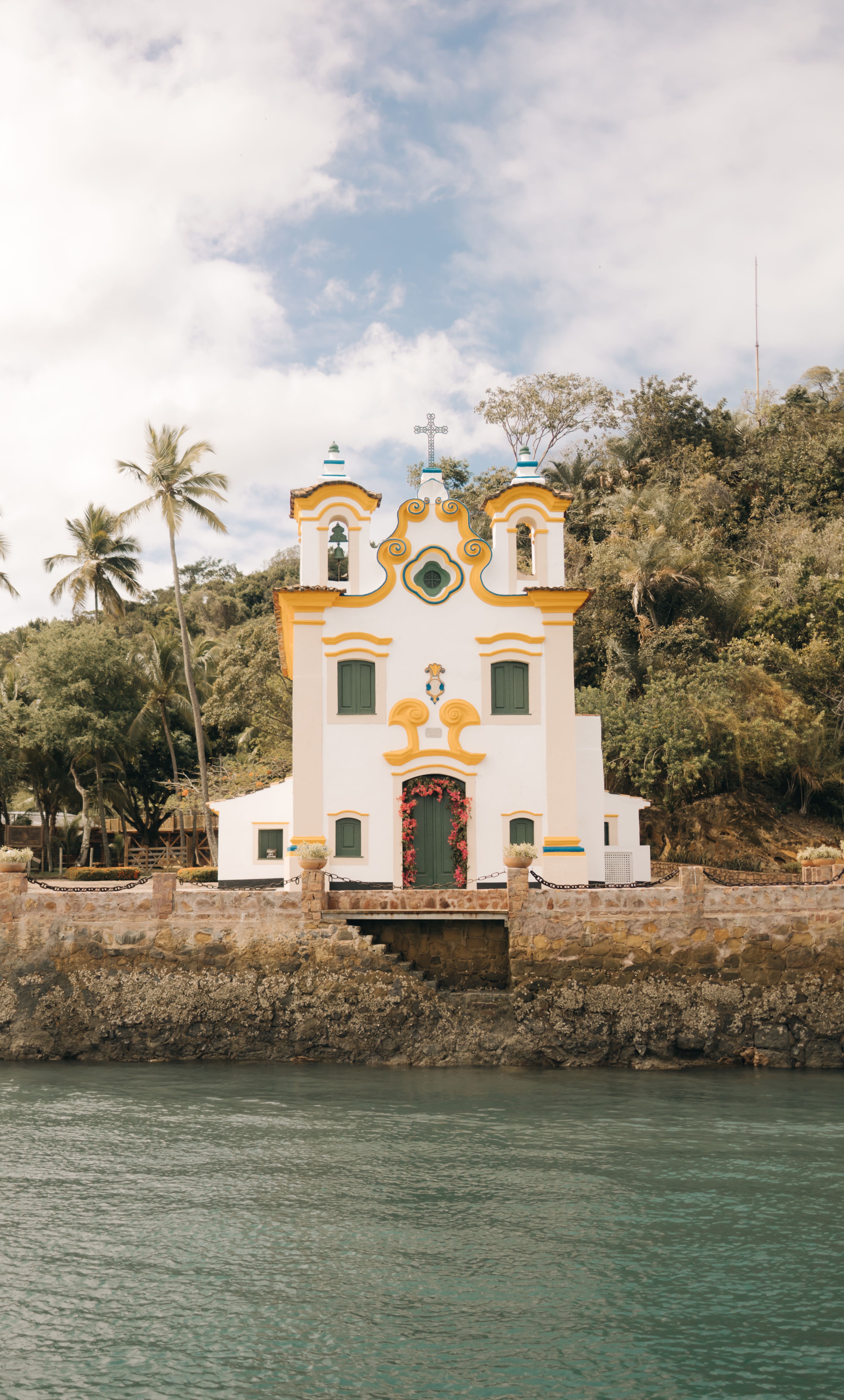 Igreja Colonial Encantadora Em Riverside · Foto profissional gratuita