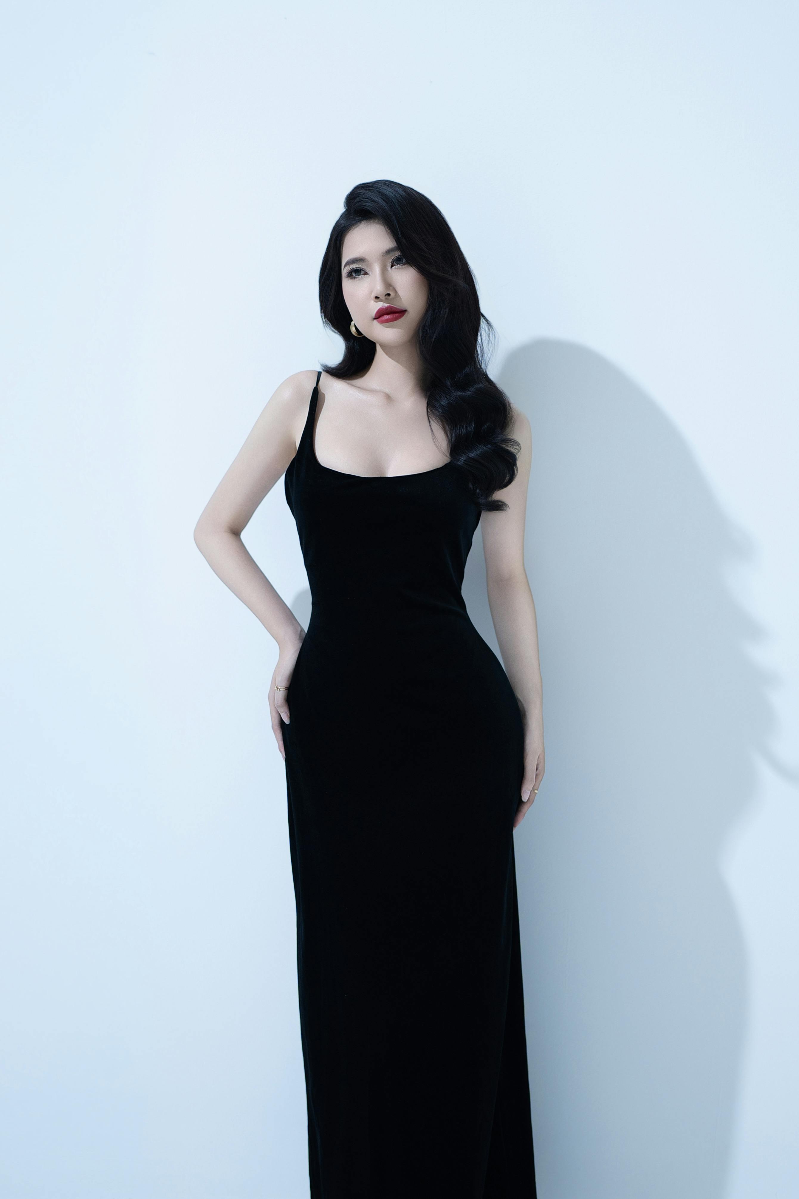 Model Curv Photos, Download The BEST Free Model Curv Stock Photos & HD ...