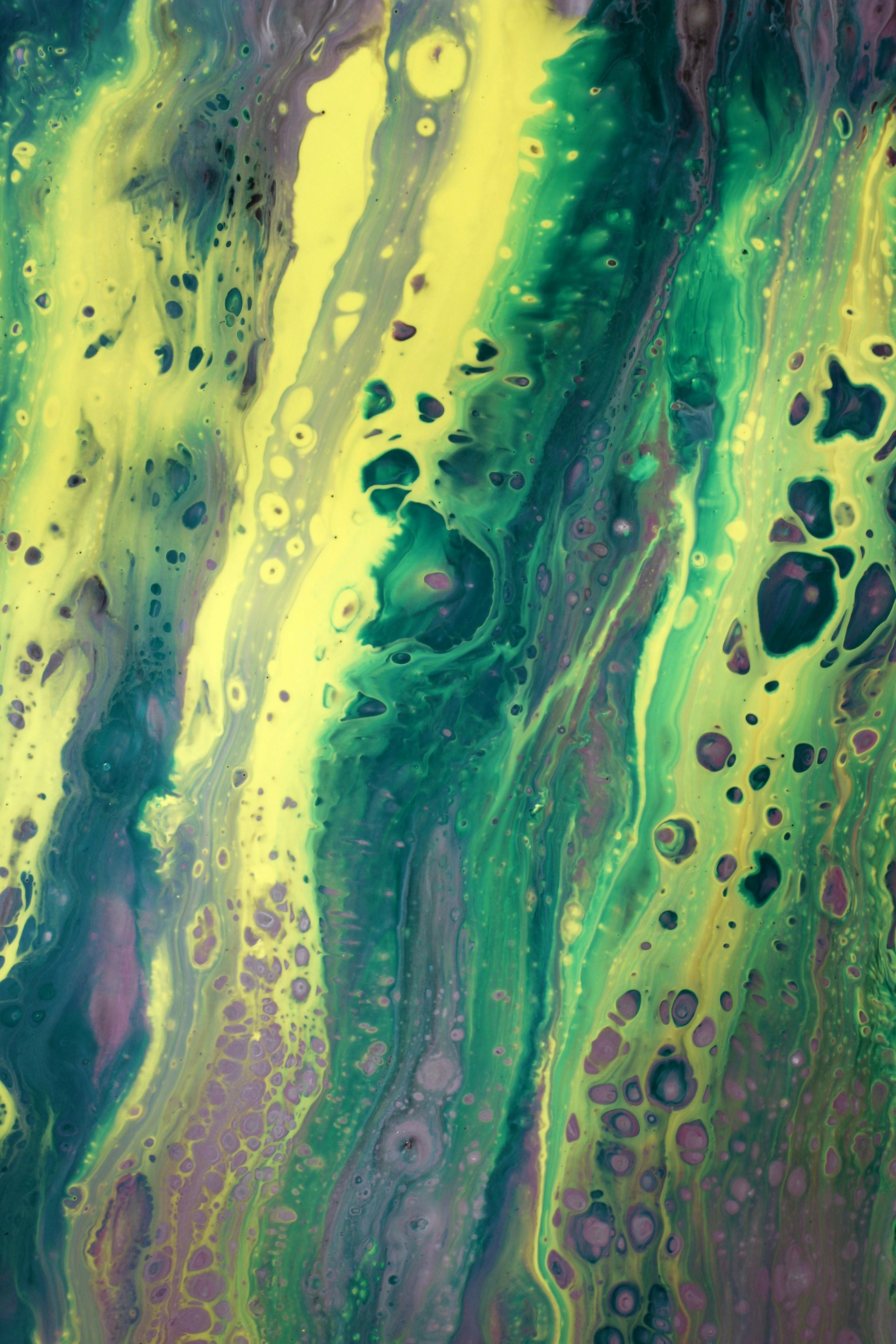 Vibrant Abstract Fluid Art in Green Tones · Free Stock Photo