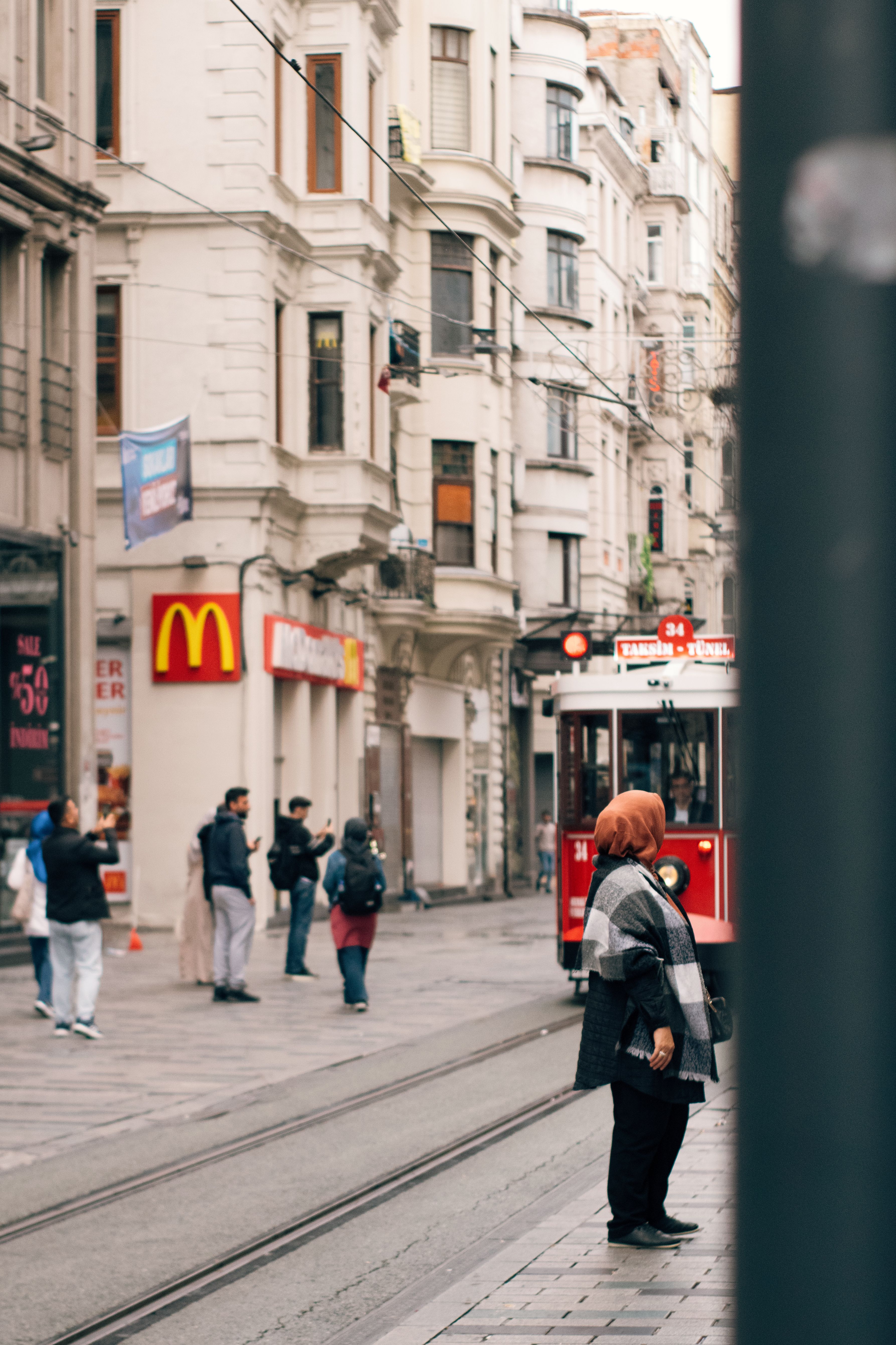 Candid Street Scene in Istanbul City Center · Free Stock Photo