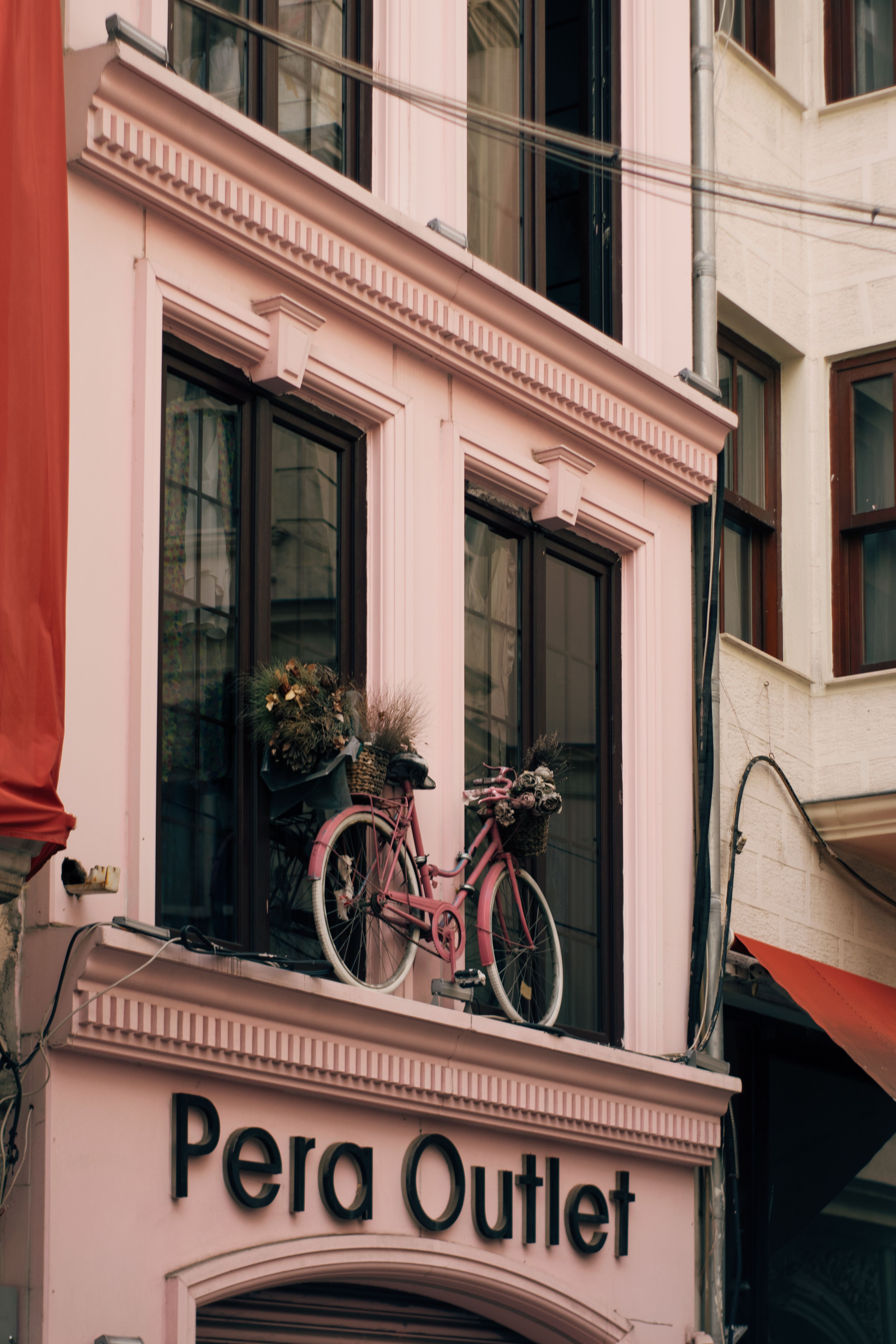 Pera Outlet Photos, Download The BEST Free Pera Outlet Stock Photos ...