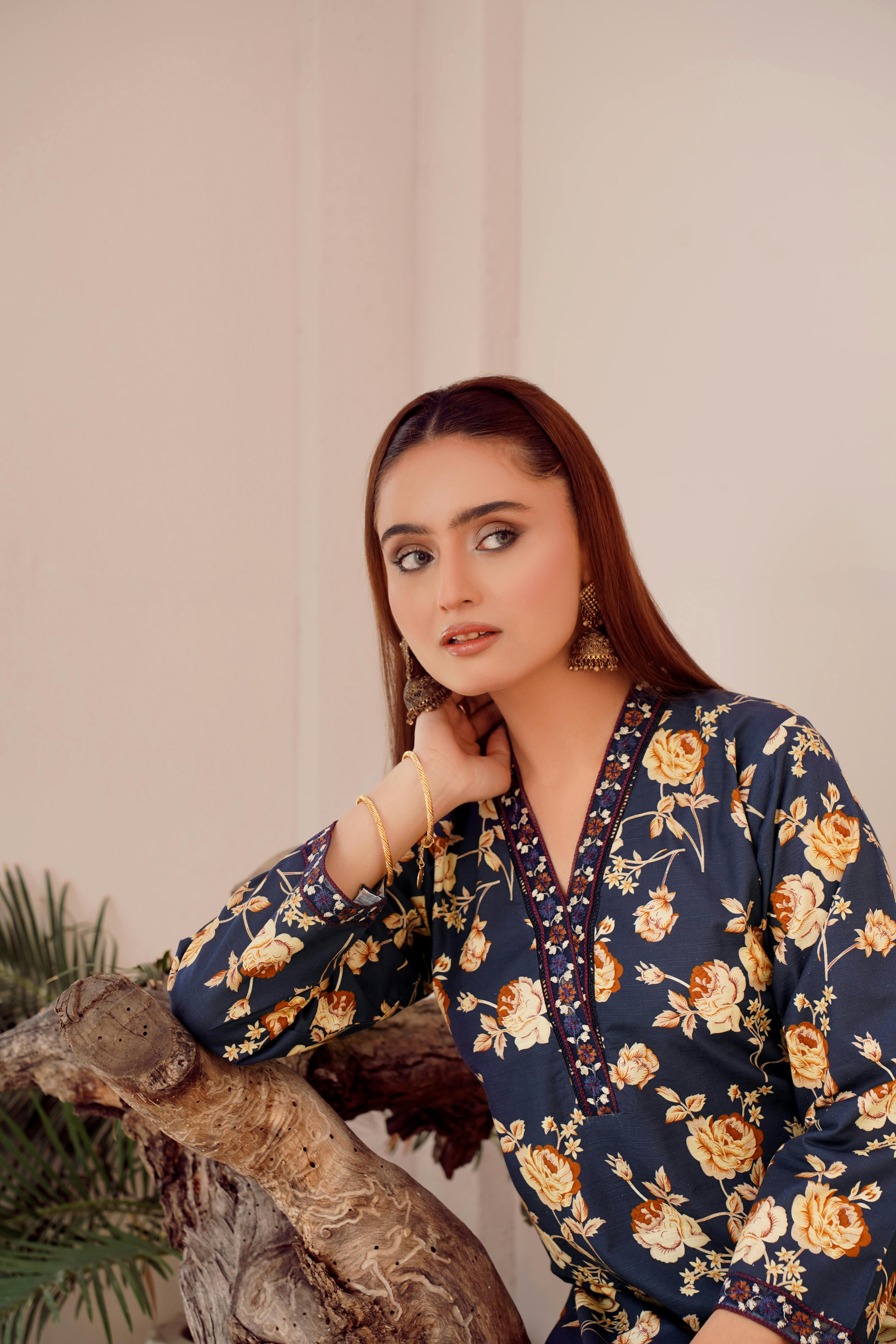 Elegant Pakistani Fashion Portrait in Lahore · Free Stock Photo