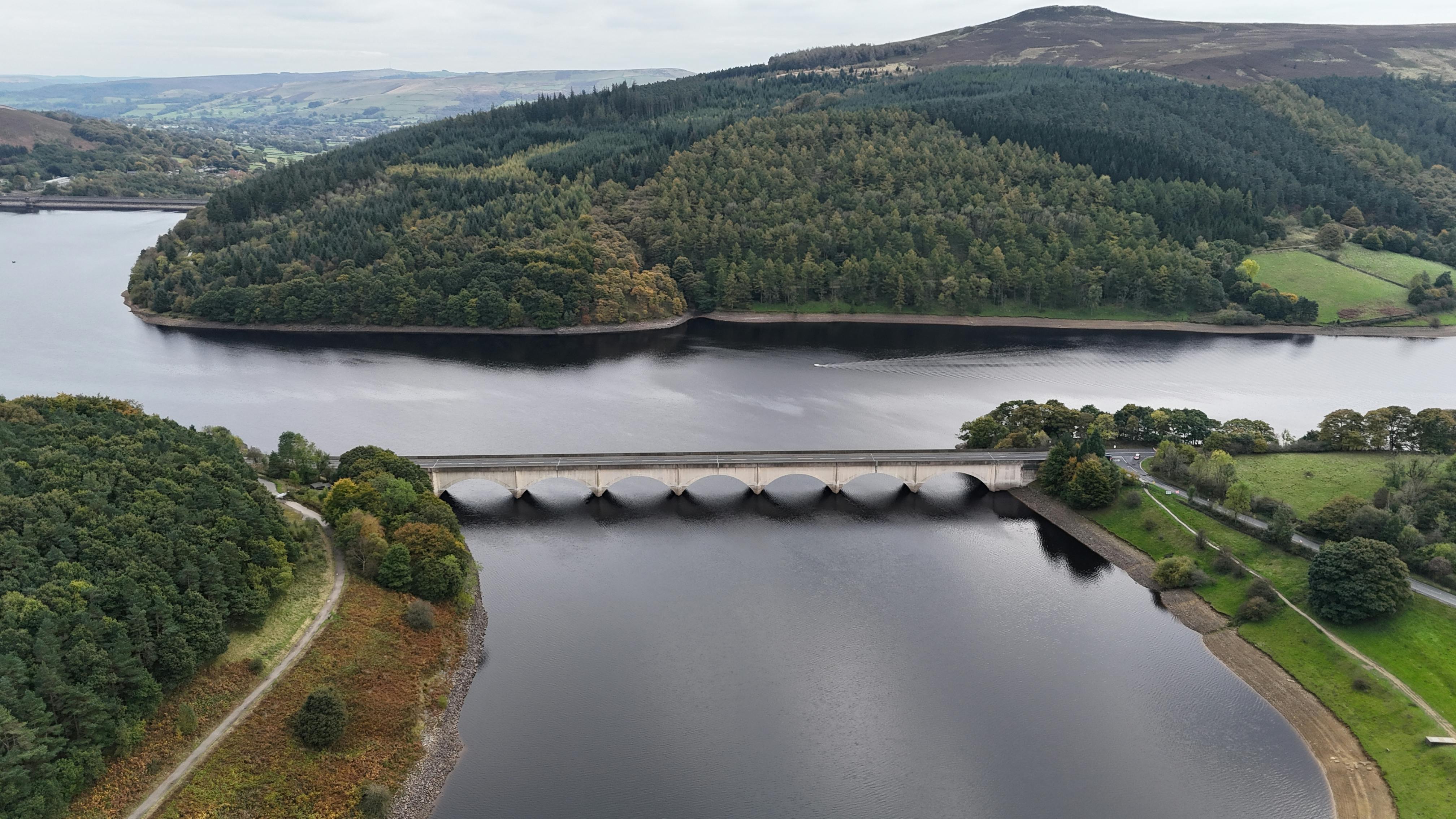 Stunning Aerial View of Ladybower Reservoir in Autumn · Free Stock Photo