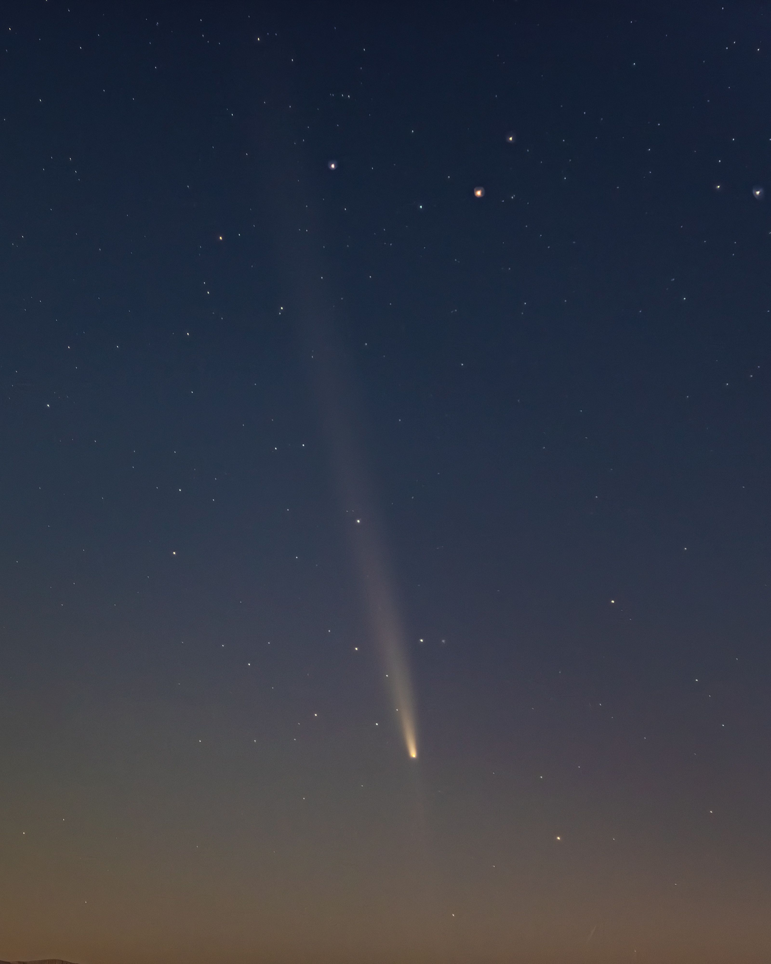 Comet Streaking Across Starry Night Sky in Türkiye · Free Stock Photo