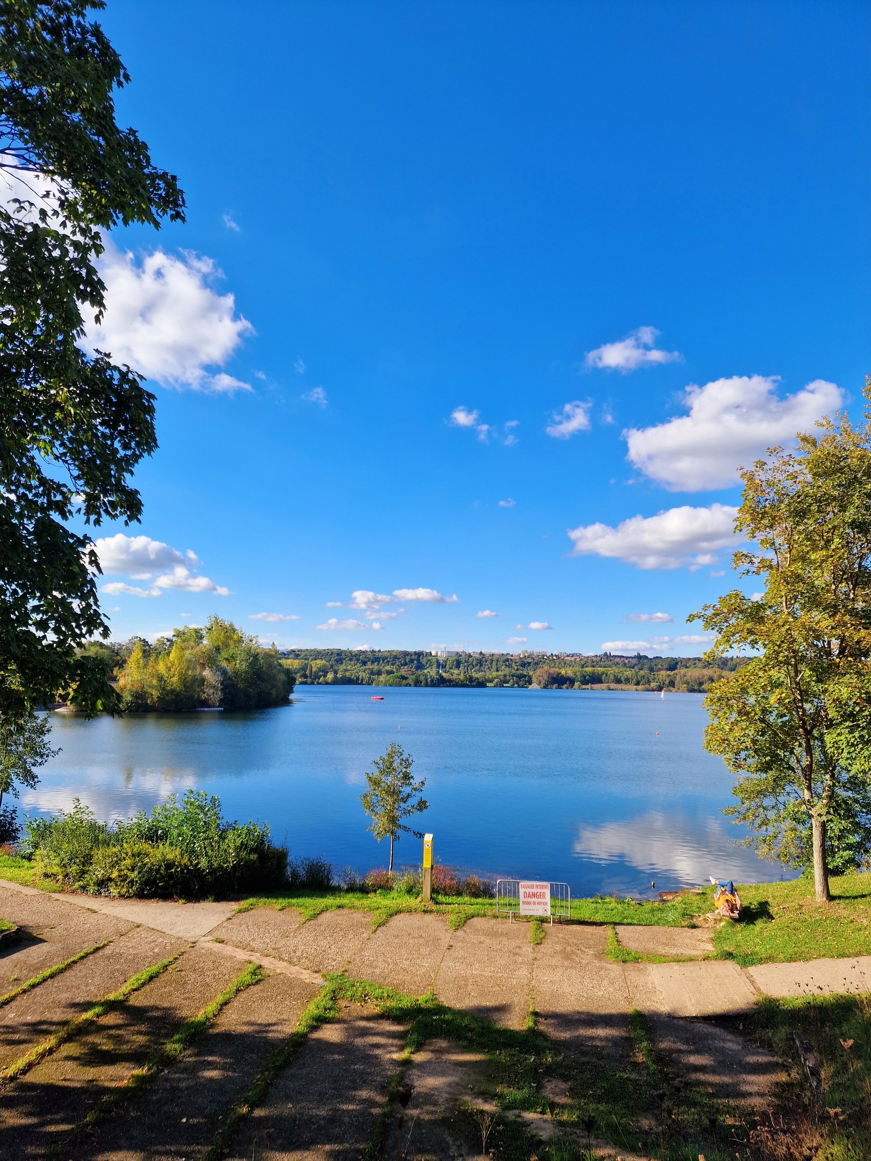 Scenic View of Lake in Cergy, France · Free Stock Photo
