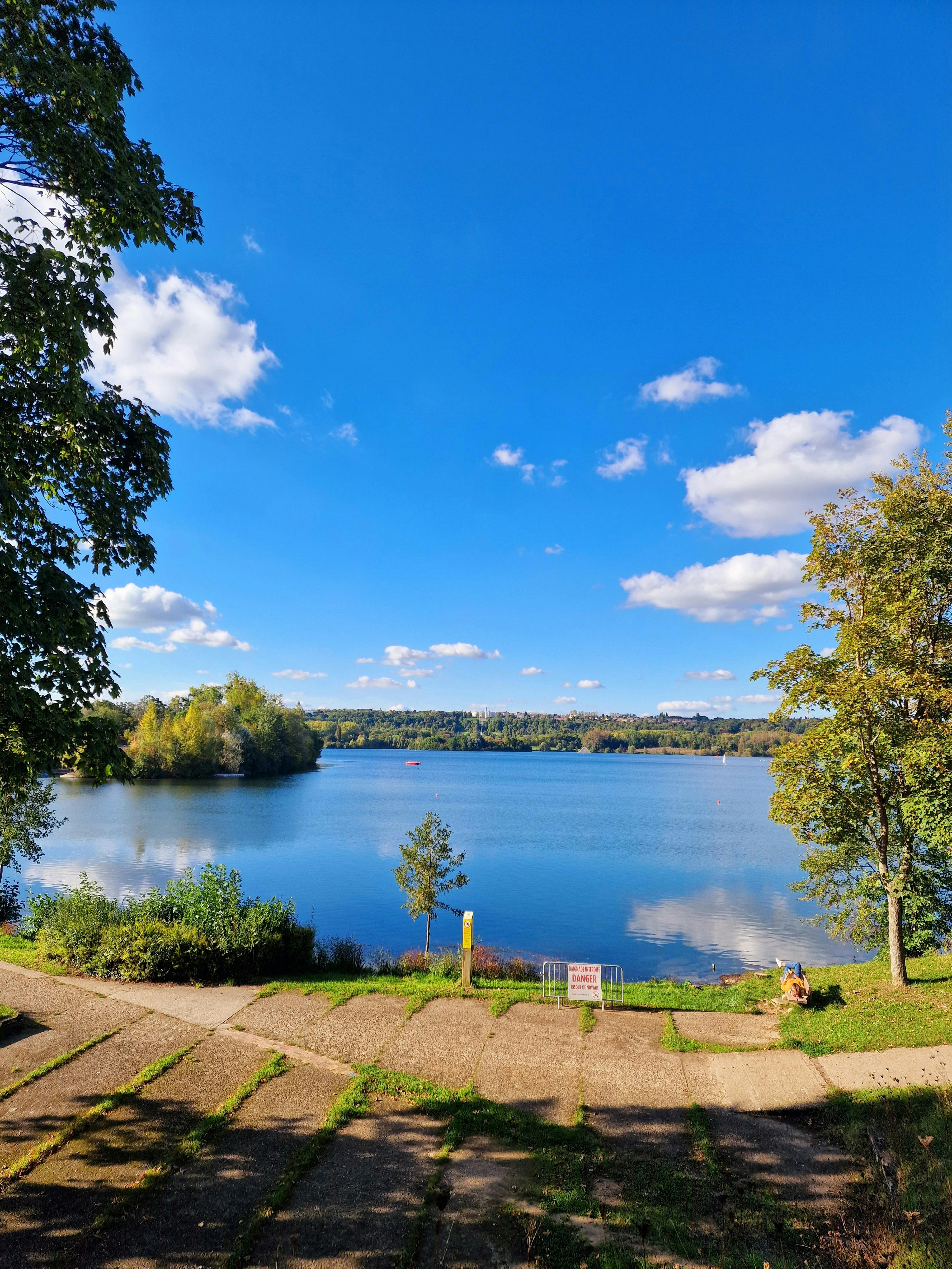 Vista Panorámica Del Lago De Cergy, Francia · Foto de stock gratuita