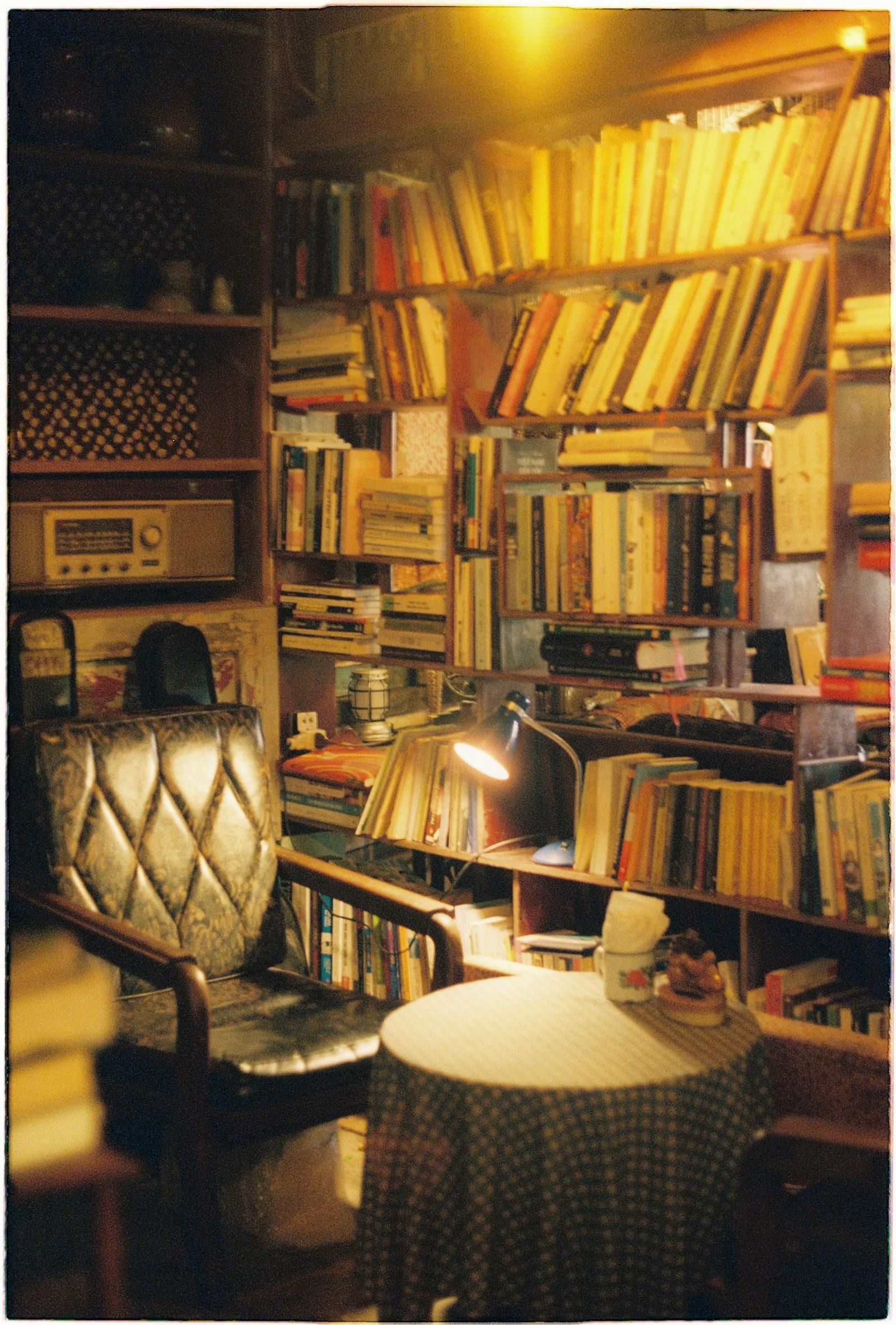 Home Library Photos, Download The BEST Free Home Library Stock Photos ...