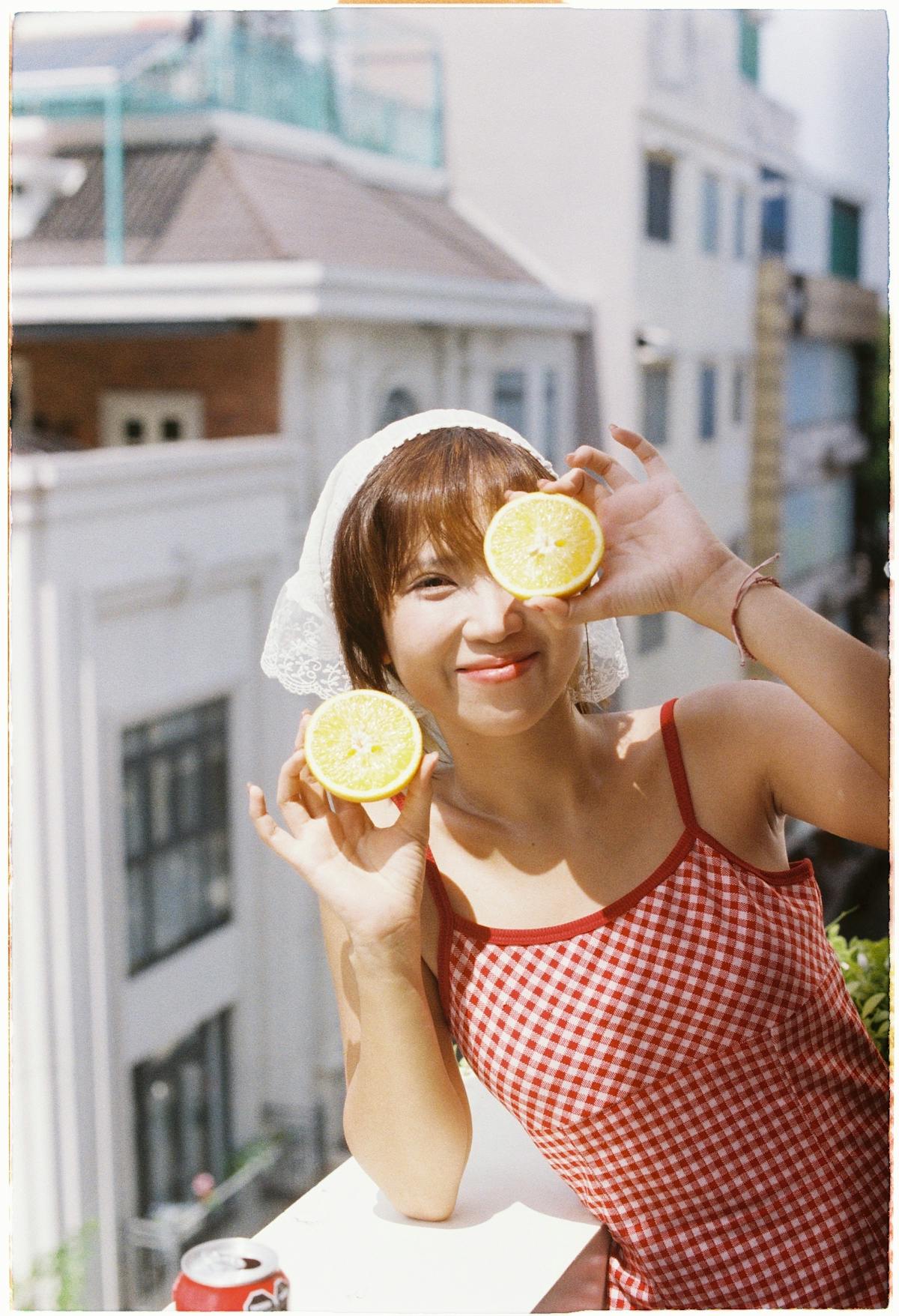 Lemon Woman Photos, Download The BEST Free Lemon Woman Stock Photos ...