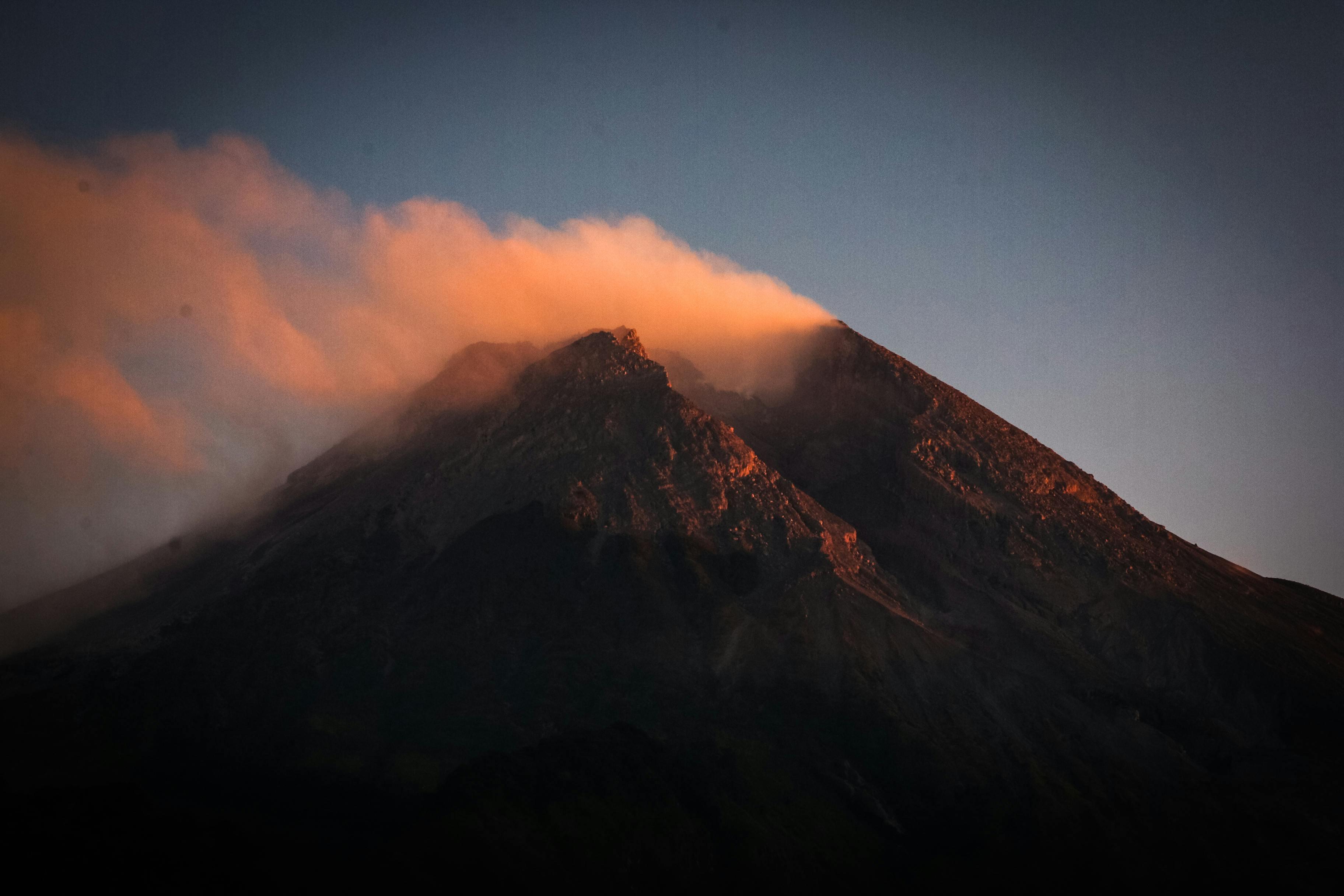 Dramatic Sunset over Mount Merapi, Indonesia · Free Stock Photo