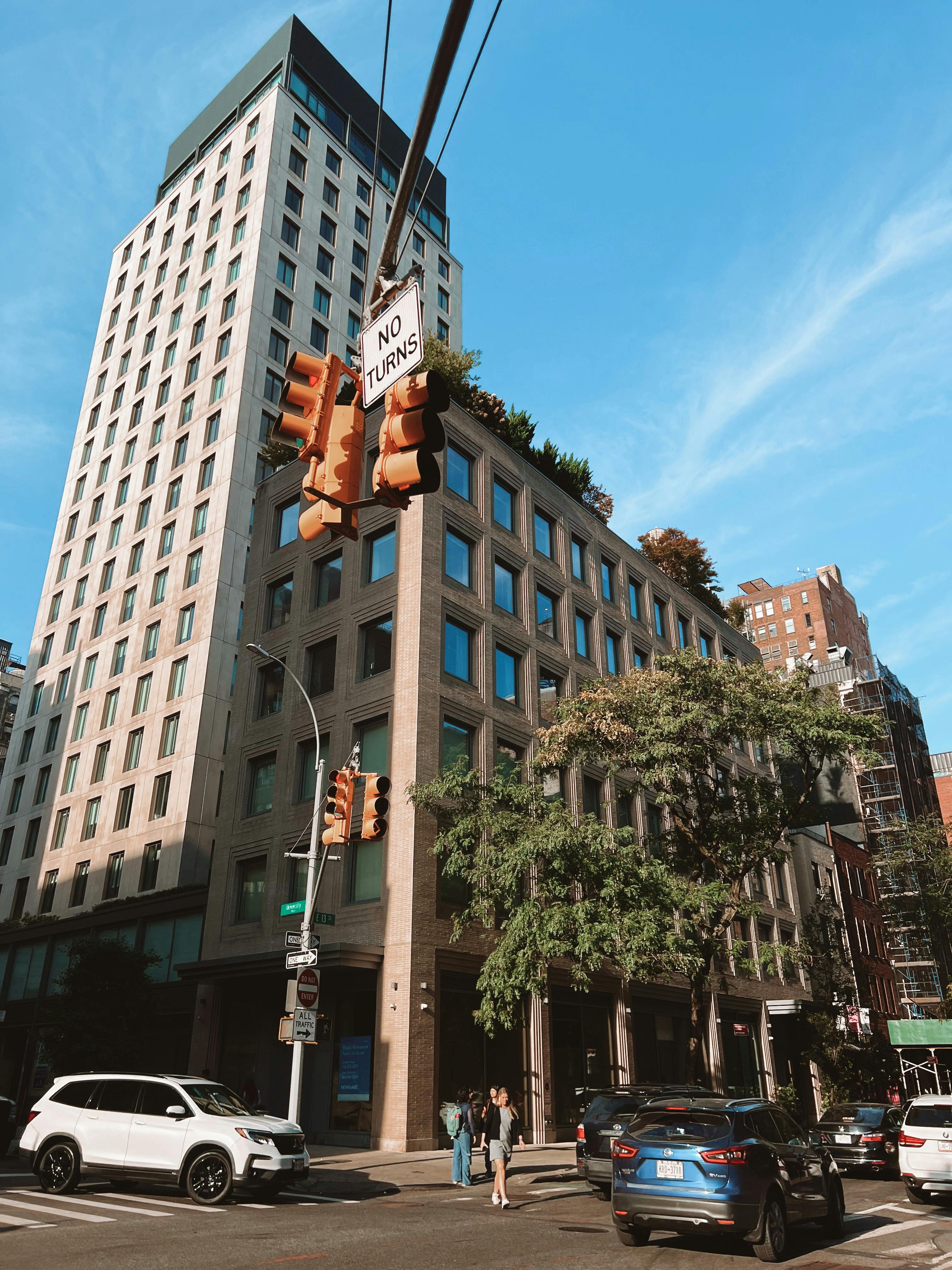 Intersection De Rue Urbaine Avec Feux De Circulation · Photo gratuite