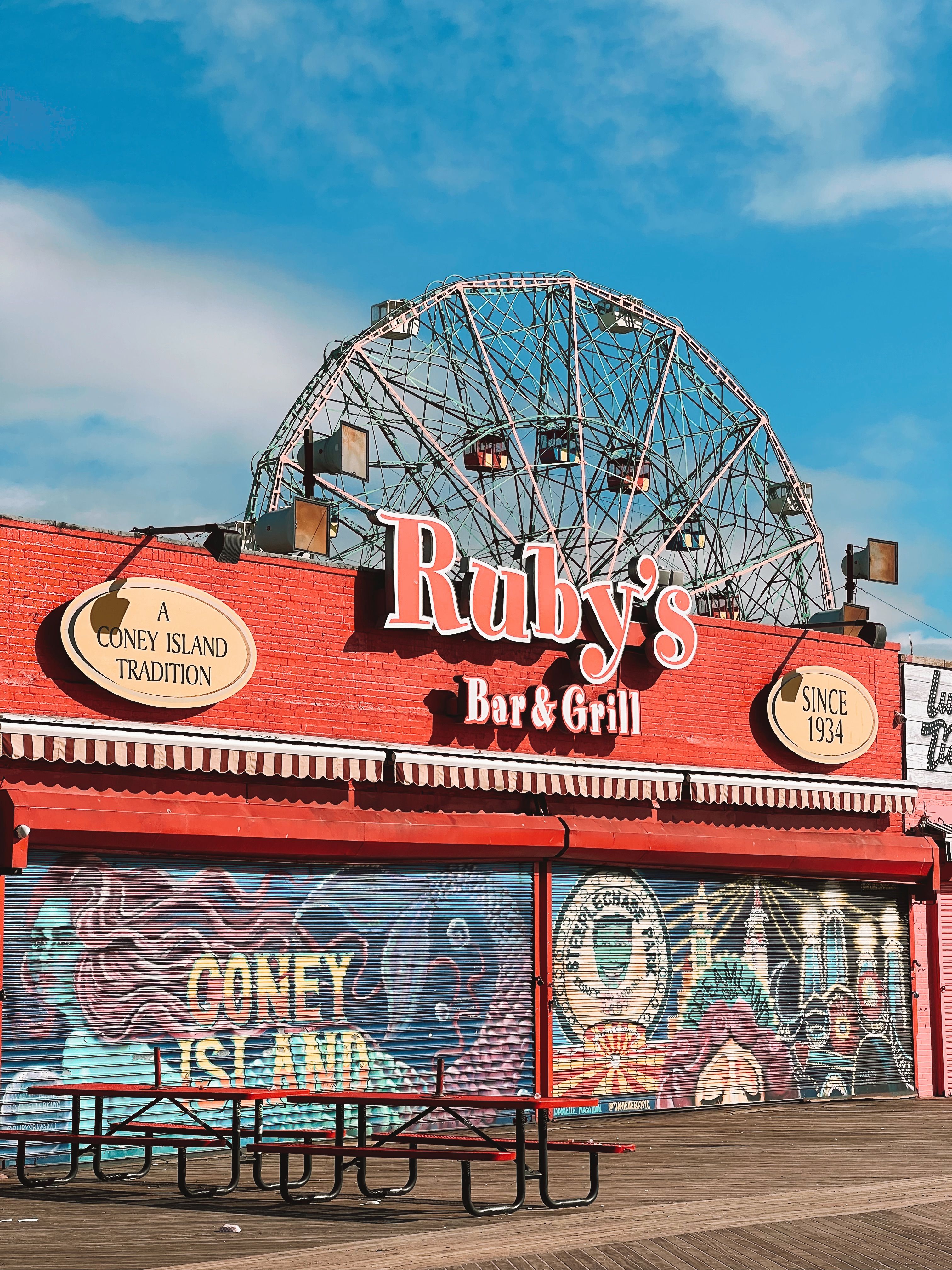 Ruby's Bar & Grill En La Noria De Coney Island · Foto de stock gratuita