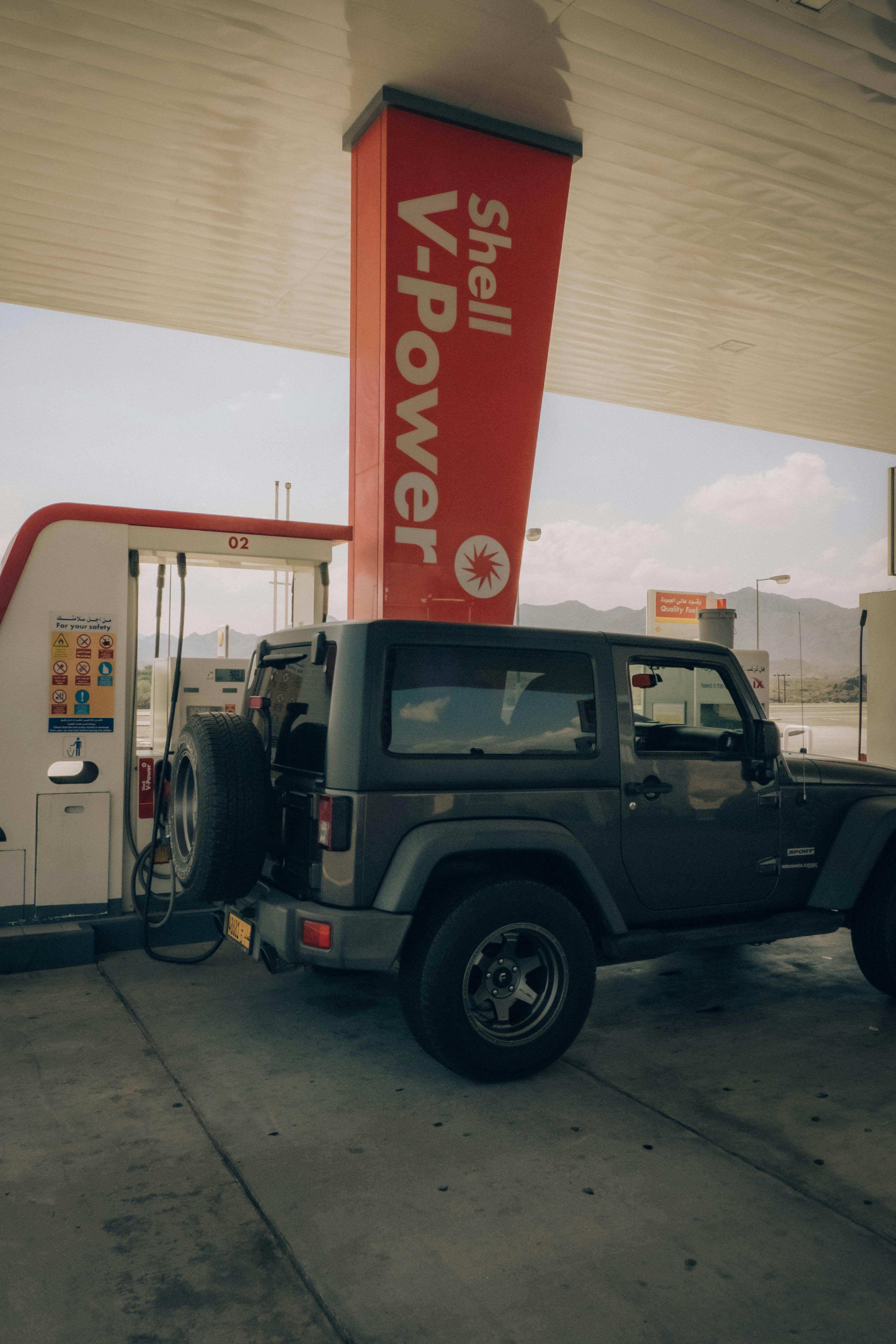 Jeep Wrangler at Shell V-Power Station in Dubai · Free Stock Photo