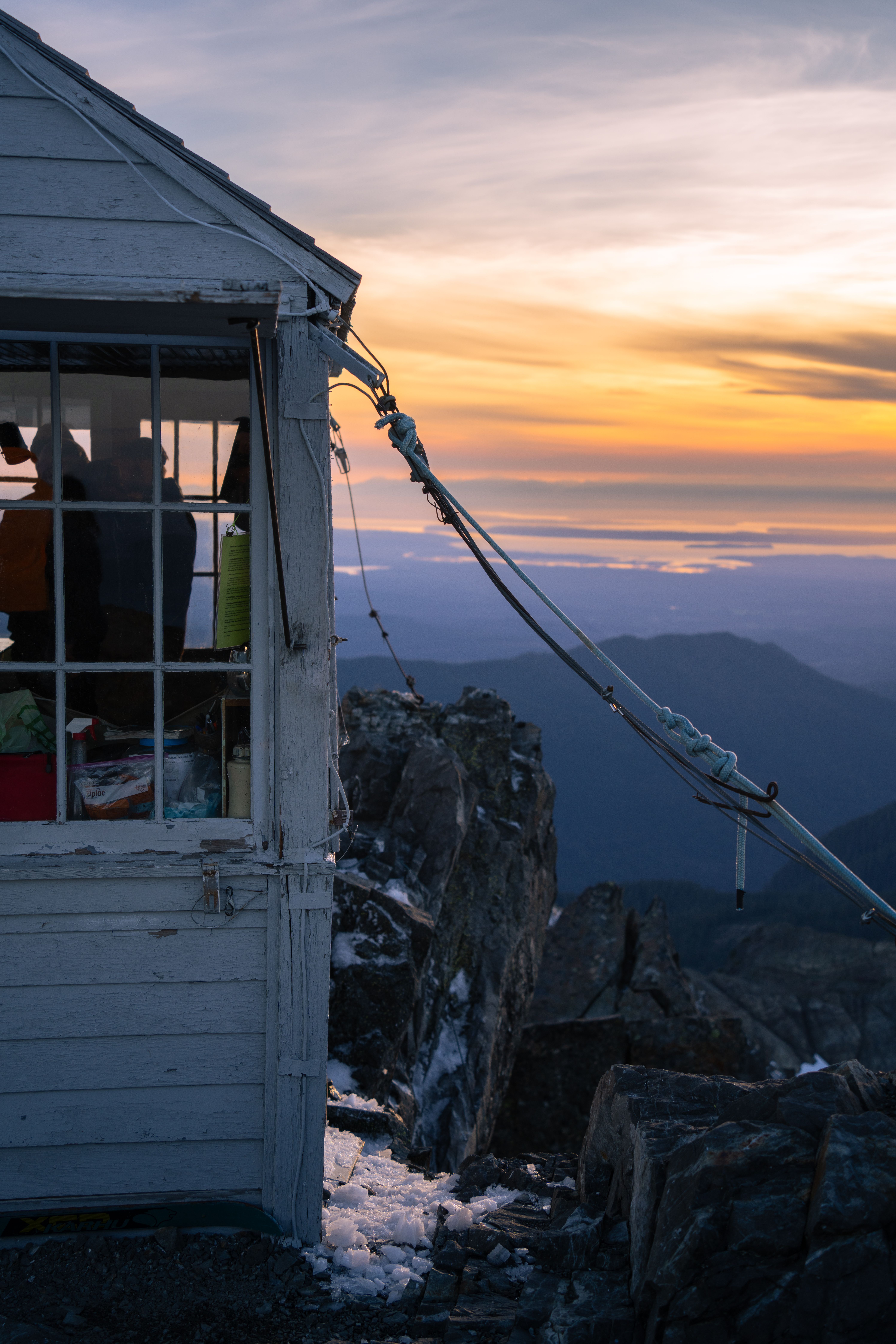Sunset View from Three Fingers Lookout Cabin, WA · Free Stock Photo